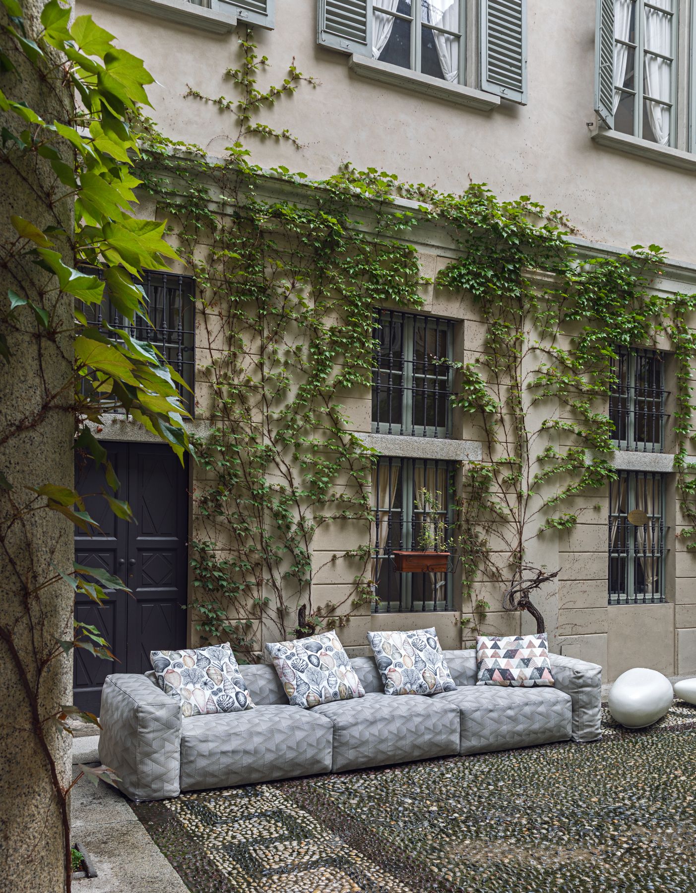 Sectional sofa ASPETTAMI By ERBA ITALIA design Giorgio Soressi