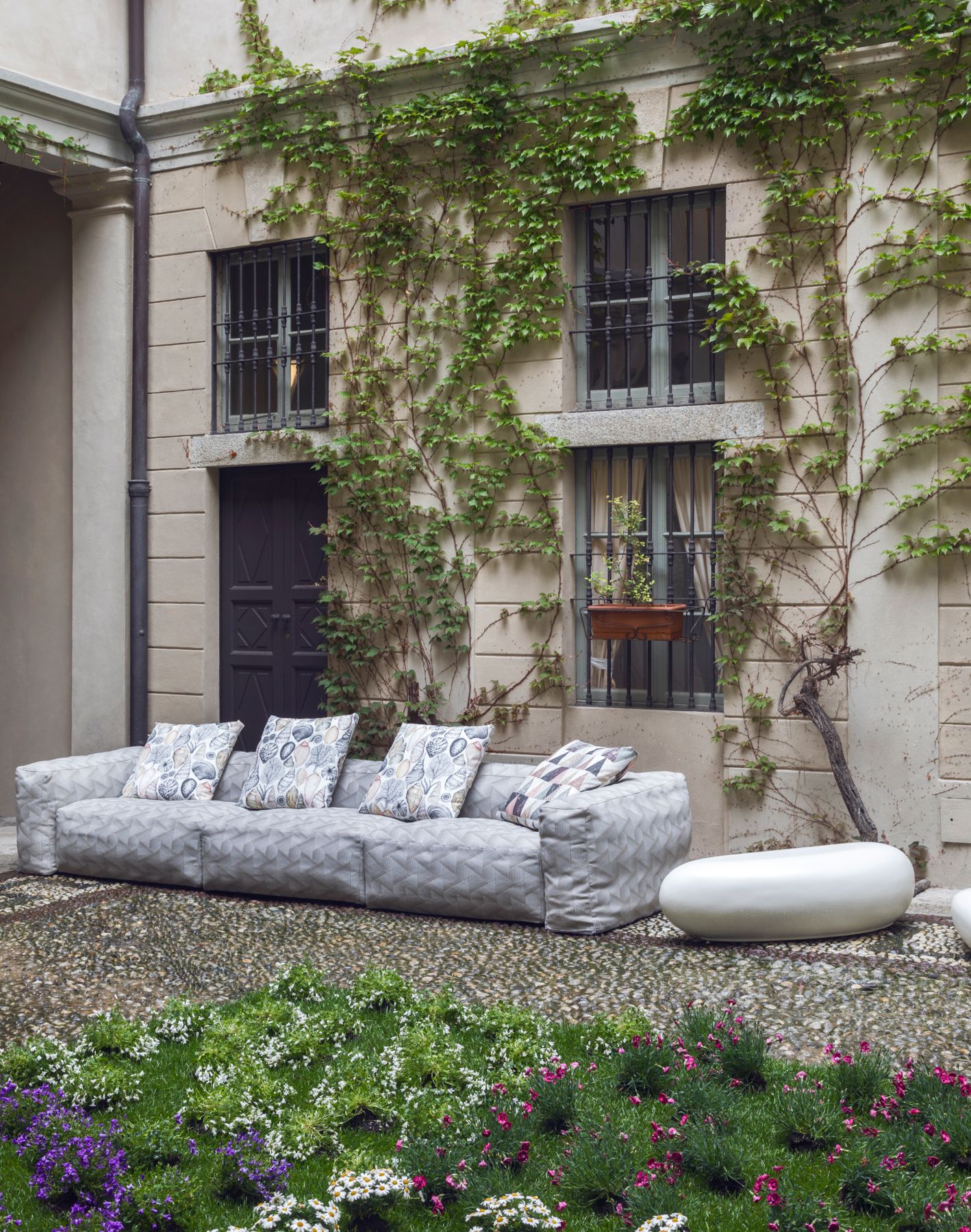 Sectional sofa ASPETTAMI By ERBA ITALIA design Giorgio Soressi