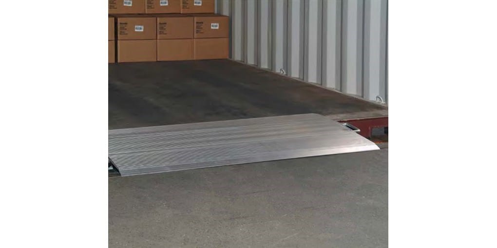 ASSA ABLOY manual dock levellers Muelle de carga By ASSA ABLOY Entrance ...