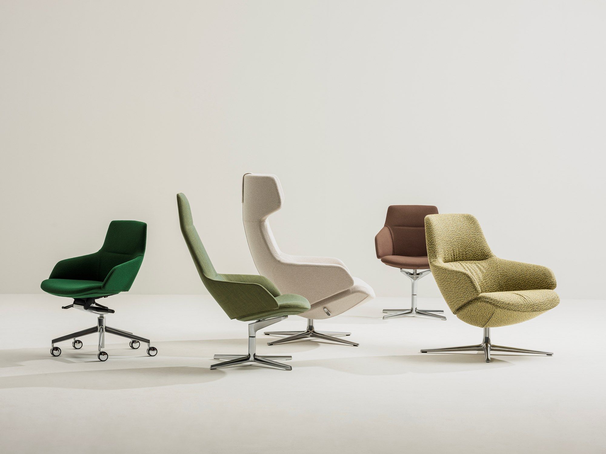 ASTON CLUB Fabric armchair with 4-spoke base with armrests By Arper ...