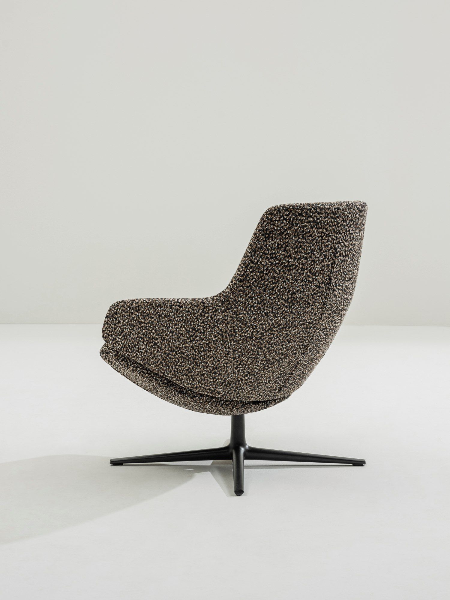 ASTON CLUB Fabric armchair with 4-spoke base with armrests By Arper ...