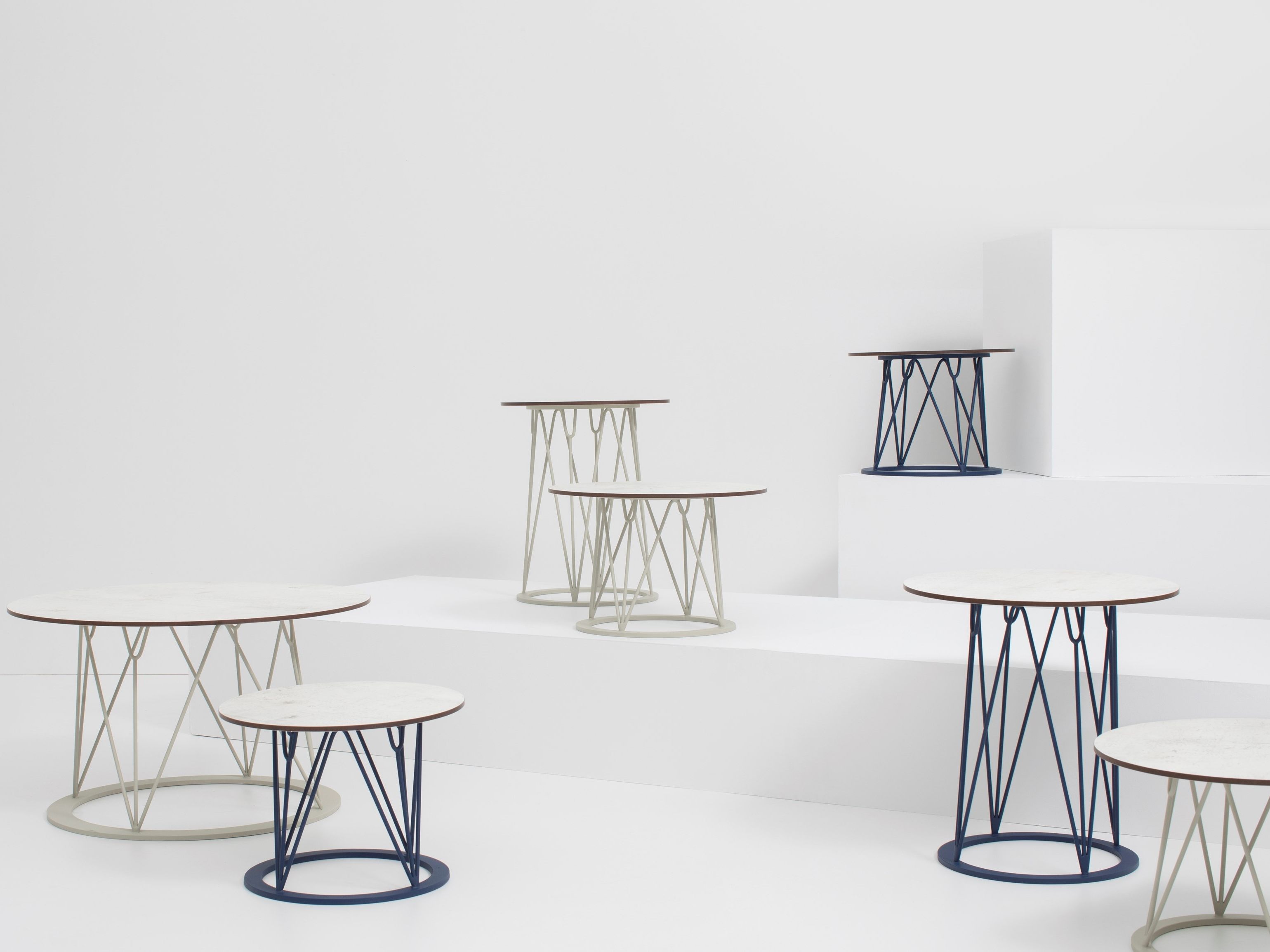 ATAMAN MESH | Coffee table Round HPL garden side table By Garda ...