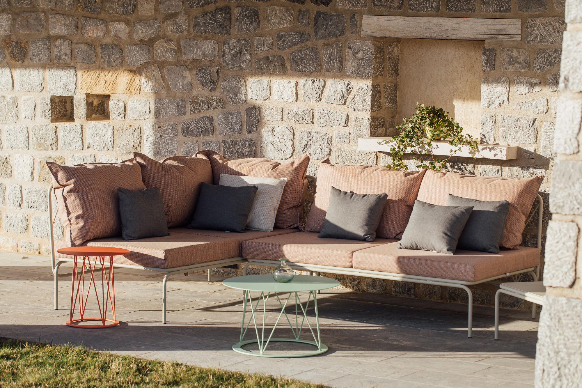 ATAMAN Fabric small sofa By Garda Furniture | design AM Studio