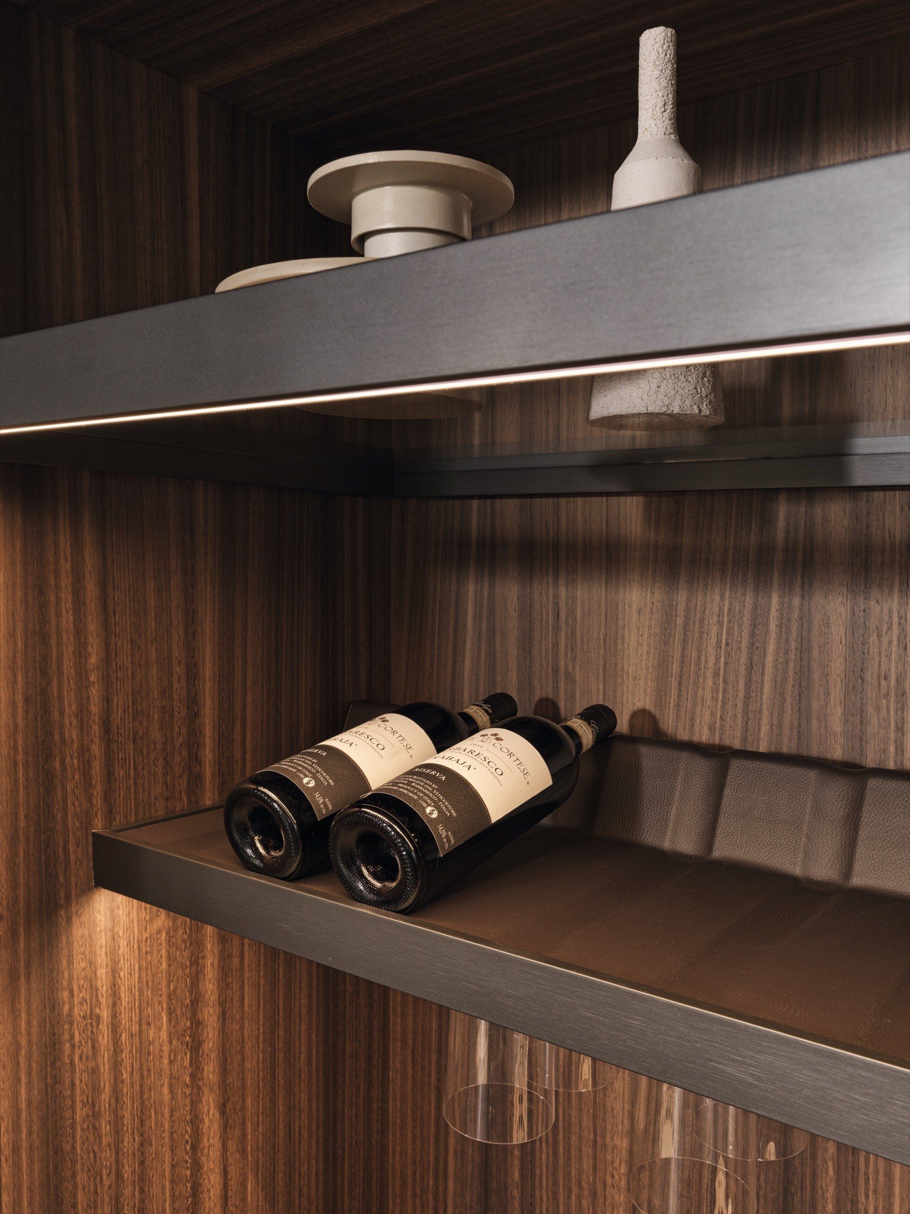 ATELIER COLUMN Wardrobe By Molteni & C. | design Vincent Van Duysen