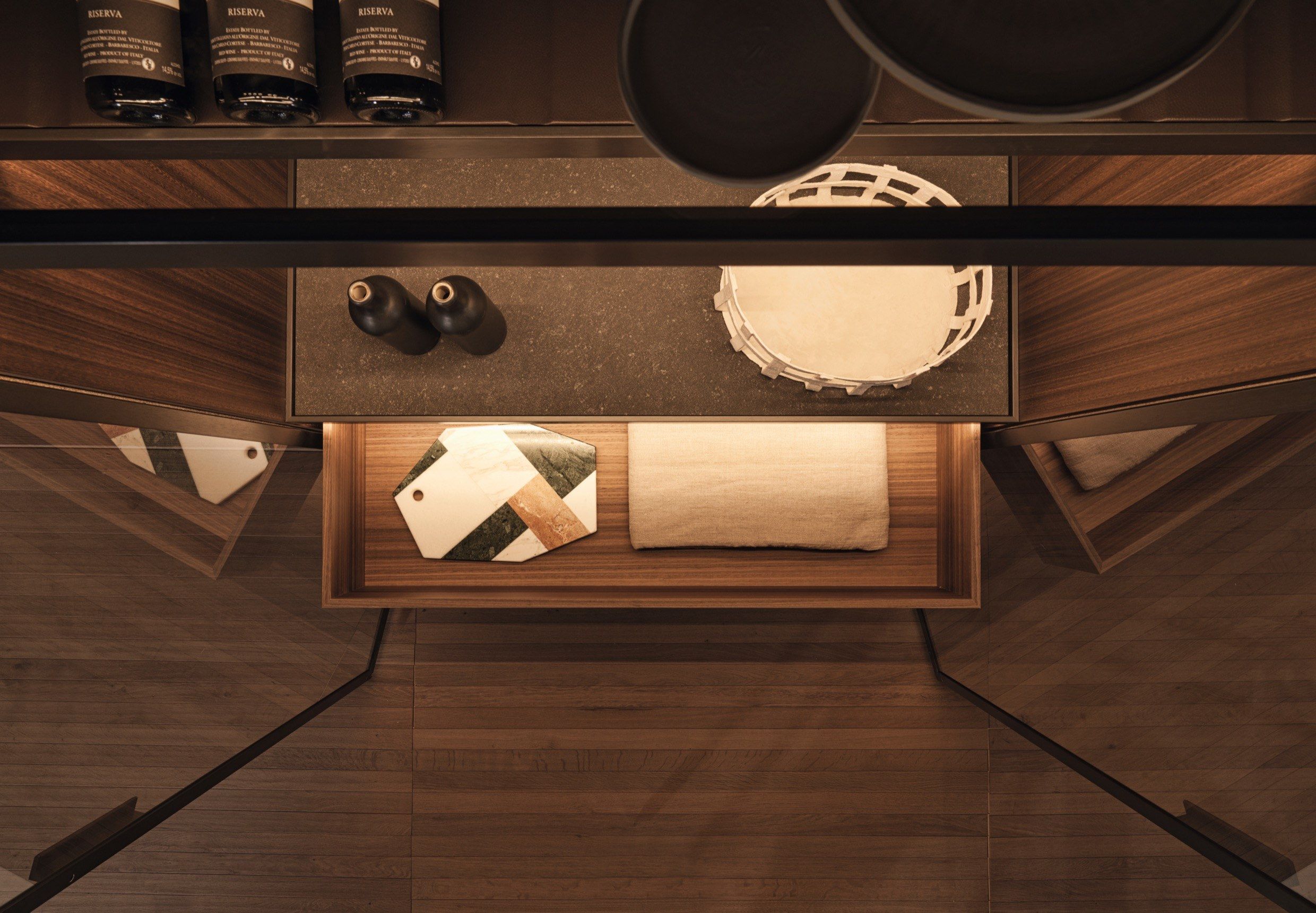 ATELIER COLUMN Wardrobe By Molteni & C. | design Vincent Van Duysen