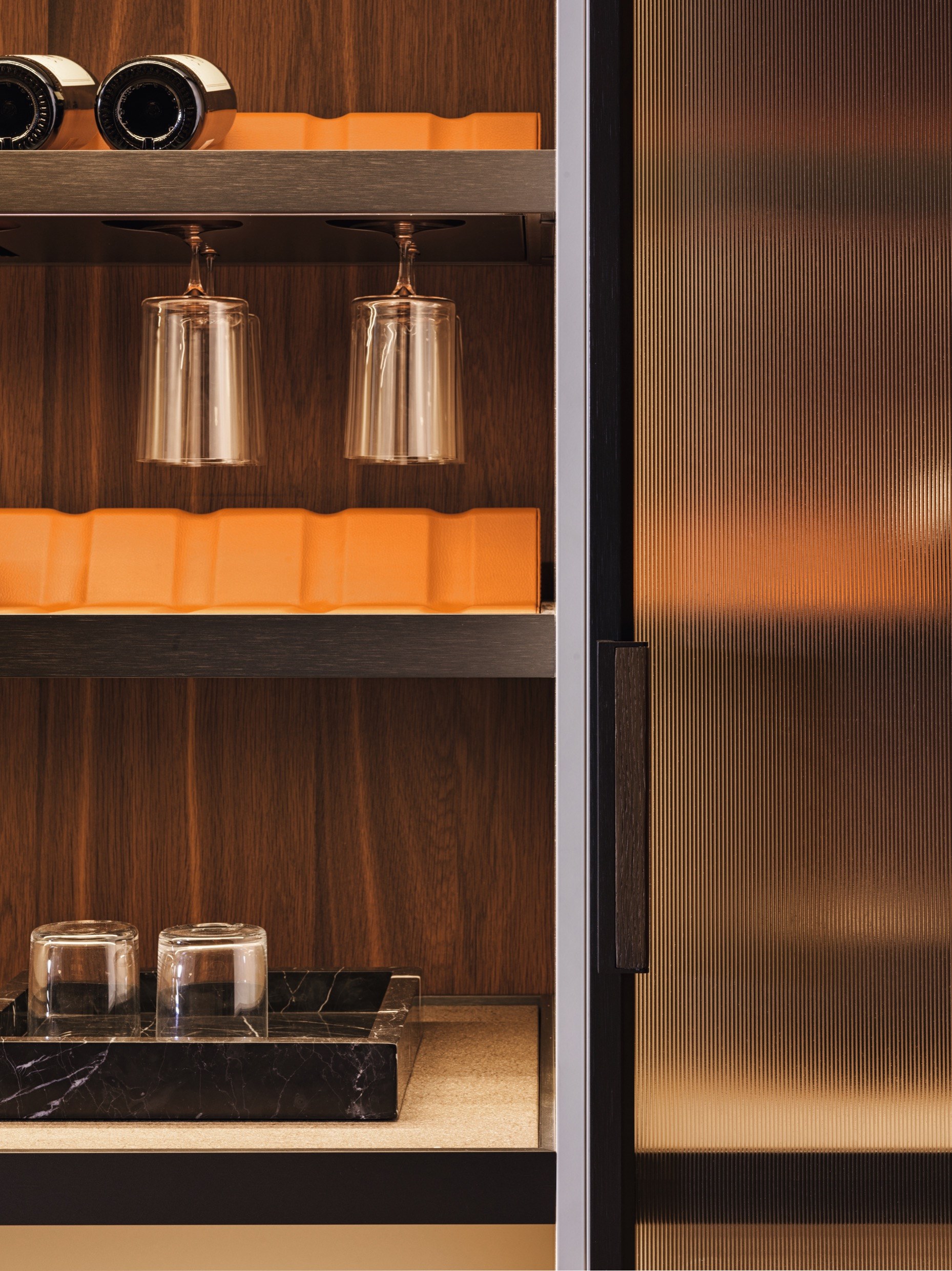 ATELIER COLUMN Wardrobe By Molteni & C. | design Vincent Van Duysen