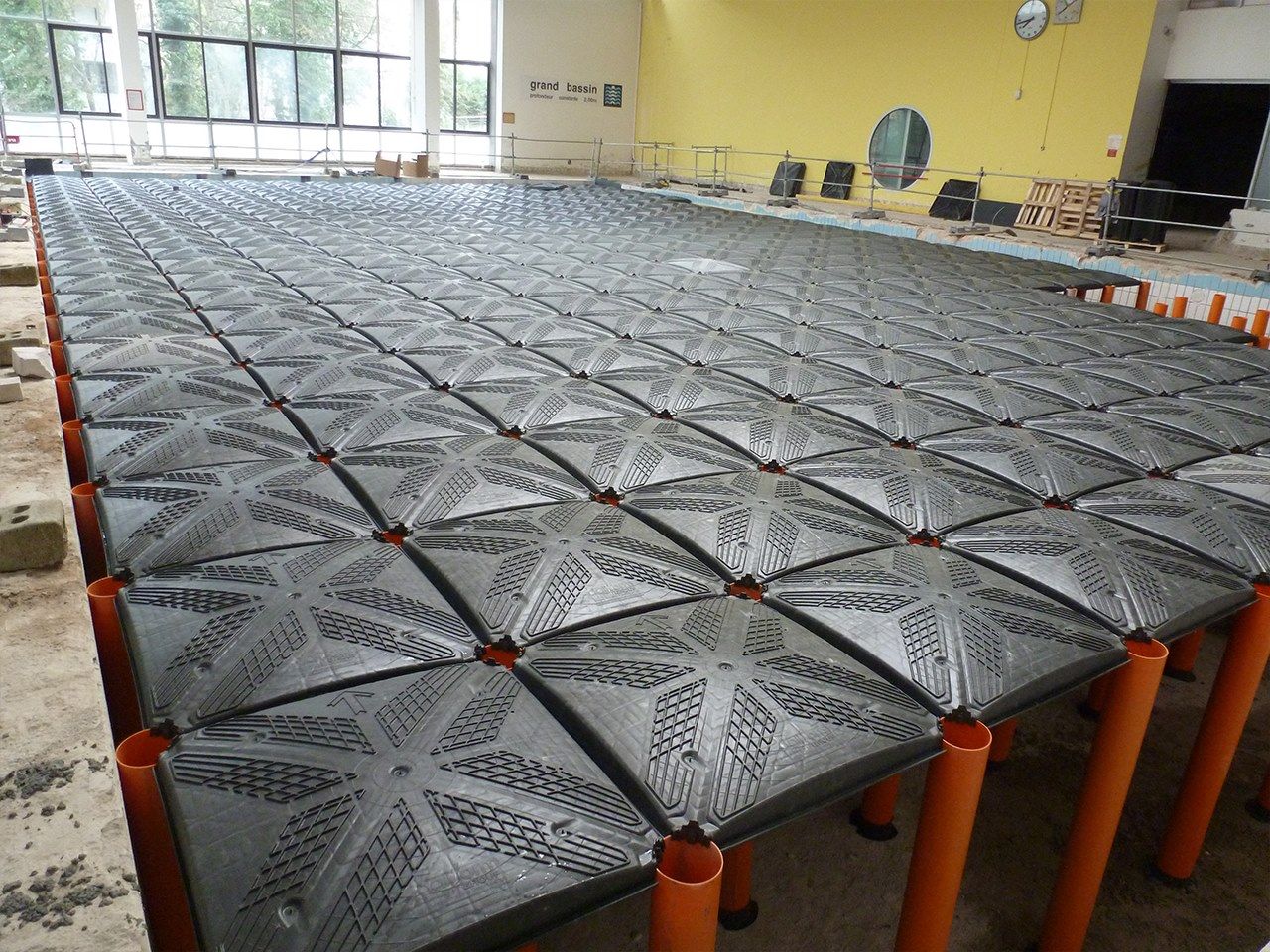 Plastic dome and module for ventilated hollow floor ATLANTIS By ...