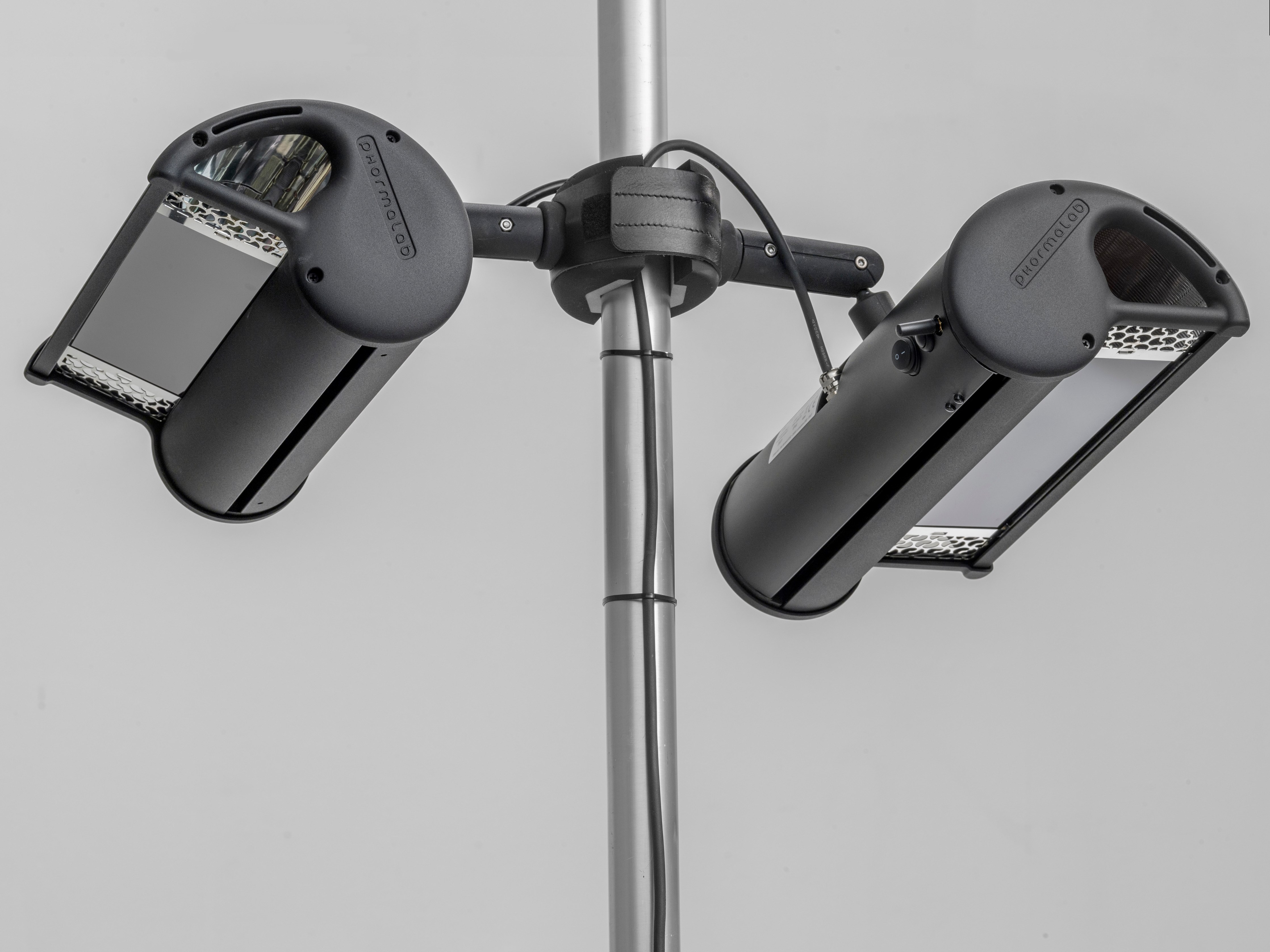 AURA SMART DOUBLE Wall mounted aluminium heat lamp By Phormalab ...