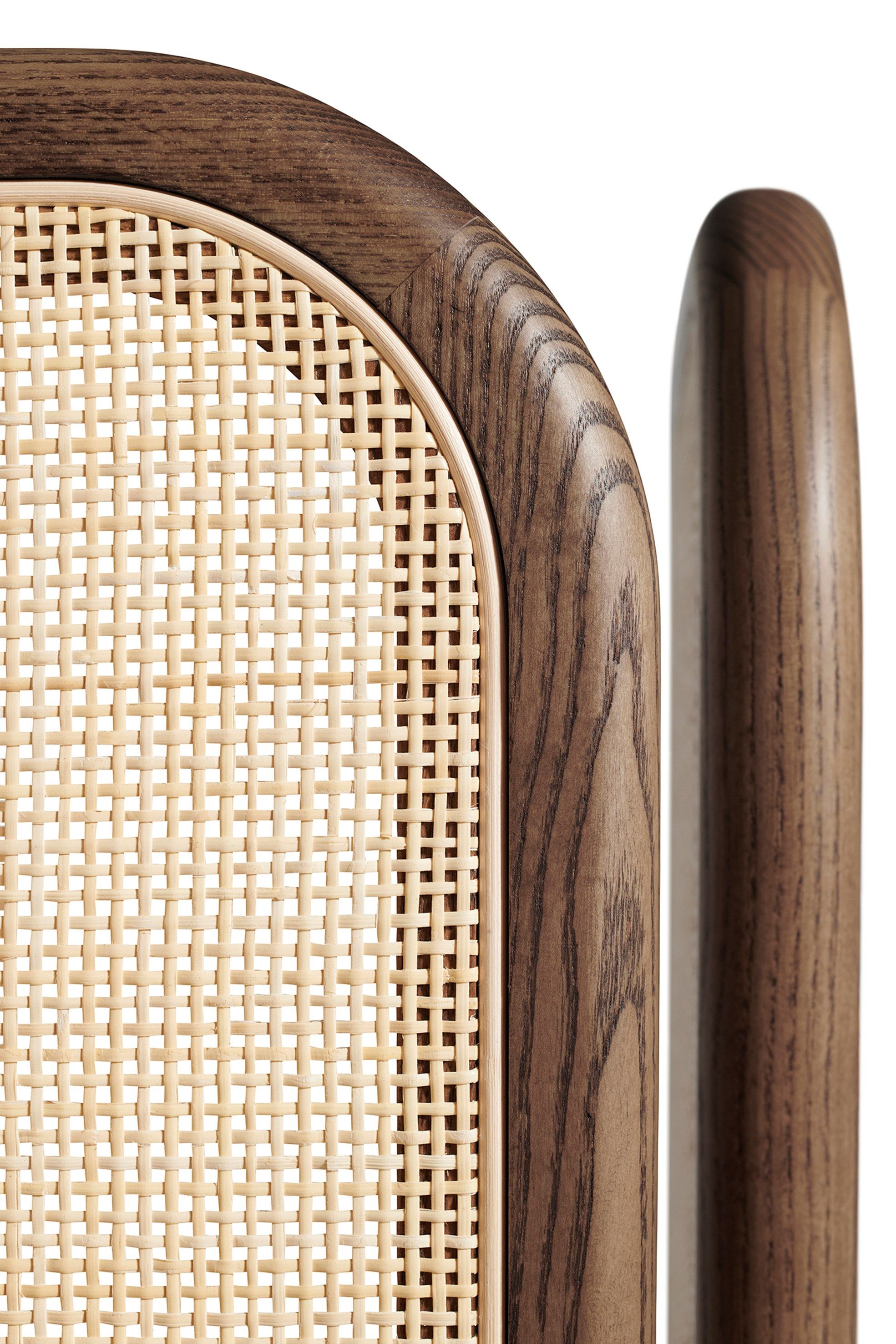 AVA Ash and Vienna straw screen By De Padova | design David Lopez Quincoces