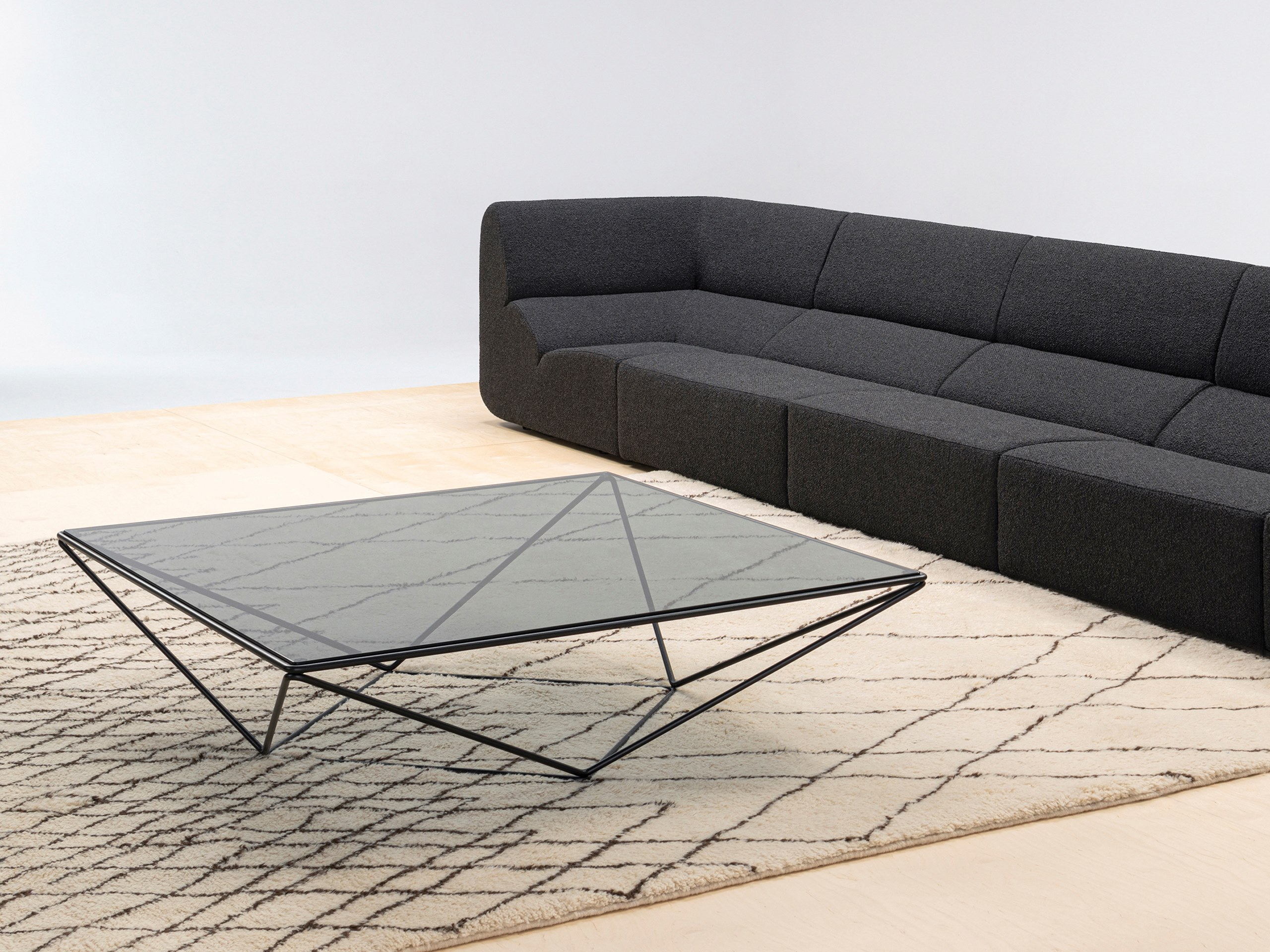 Low glass coffee table AVET By prostoria design Numen / For Use