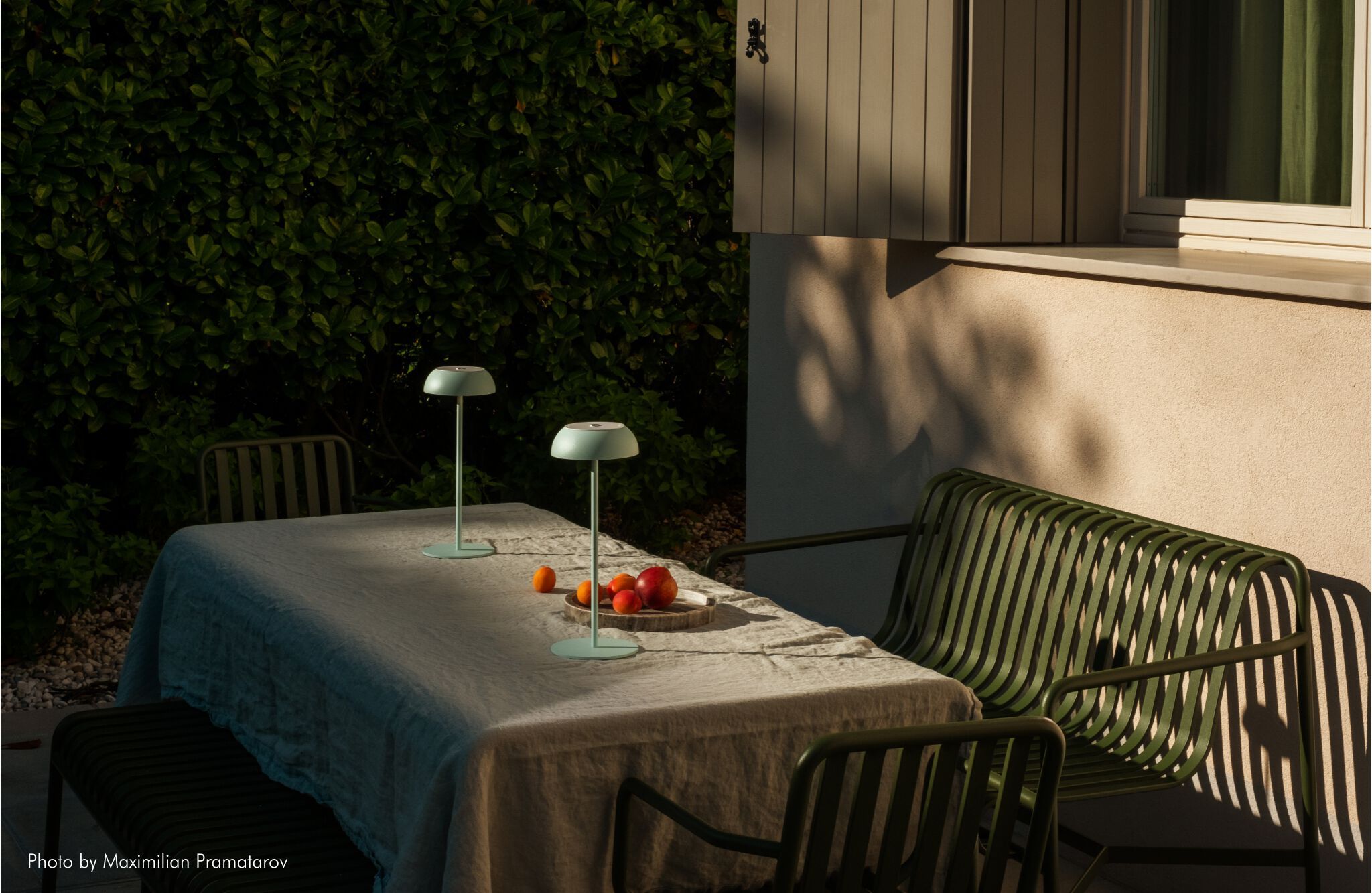 FLOAT Multifunctional portable table lamp By AXOLIGHT | design Mario ...