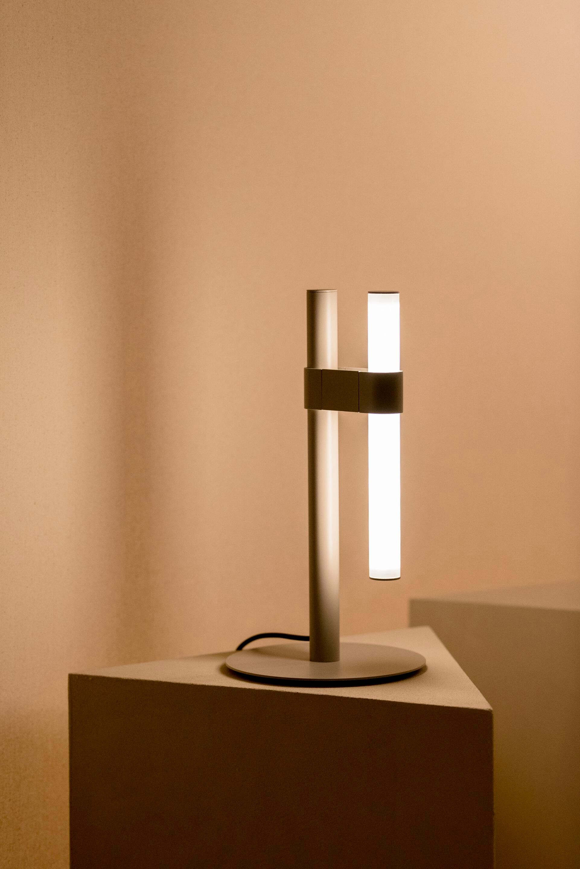 PARALELA Table lamp By AXOLIGHT