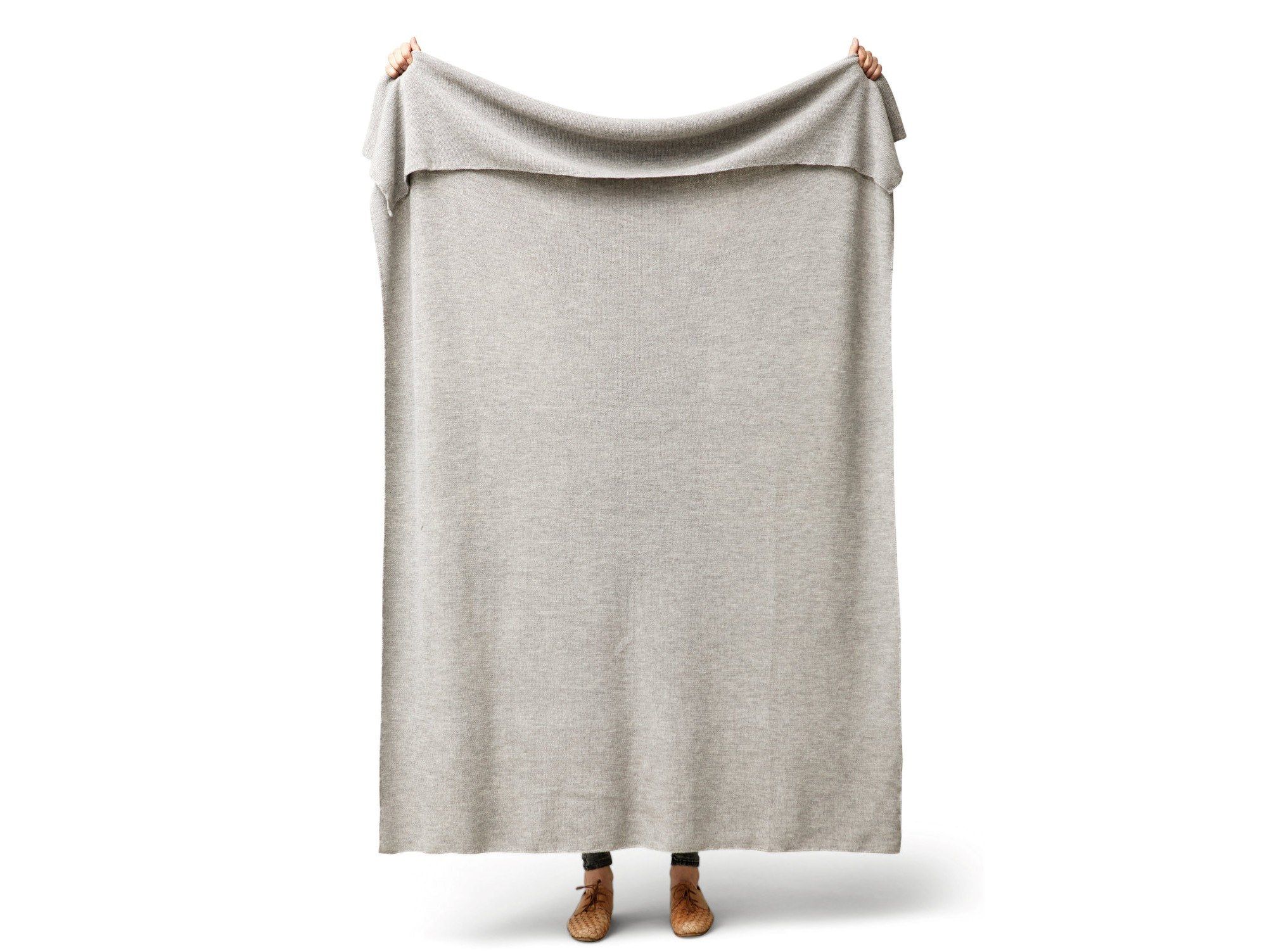 AYMARA Solid-color alpaca lap robe By Form & Refine