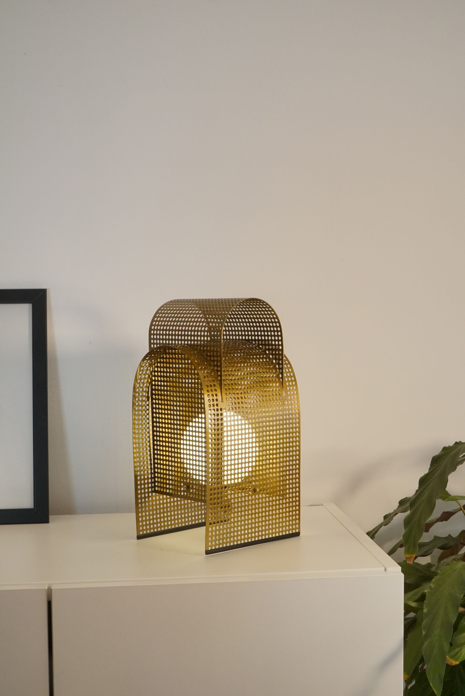 FOLD Table lamp By Alma light