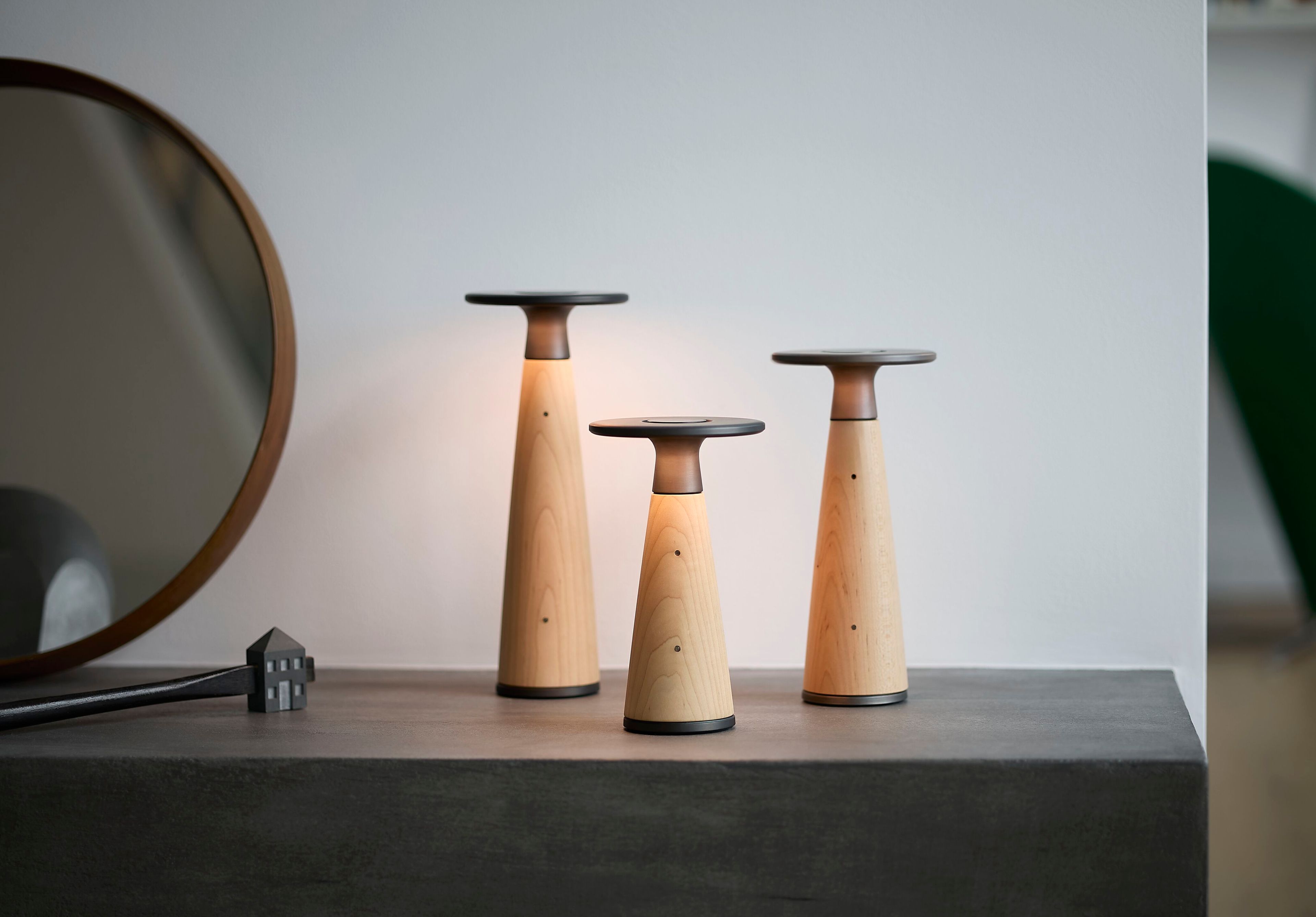 VOSCO Table lamp By Ambientec