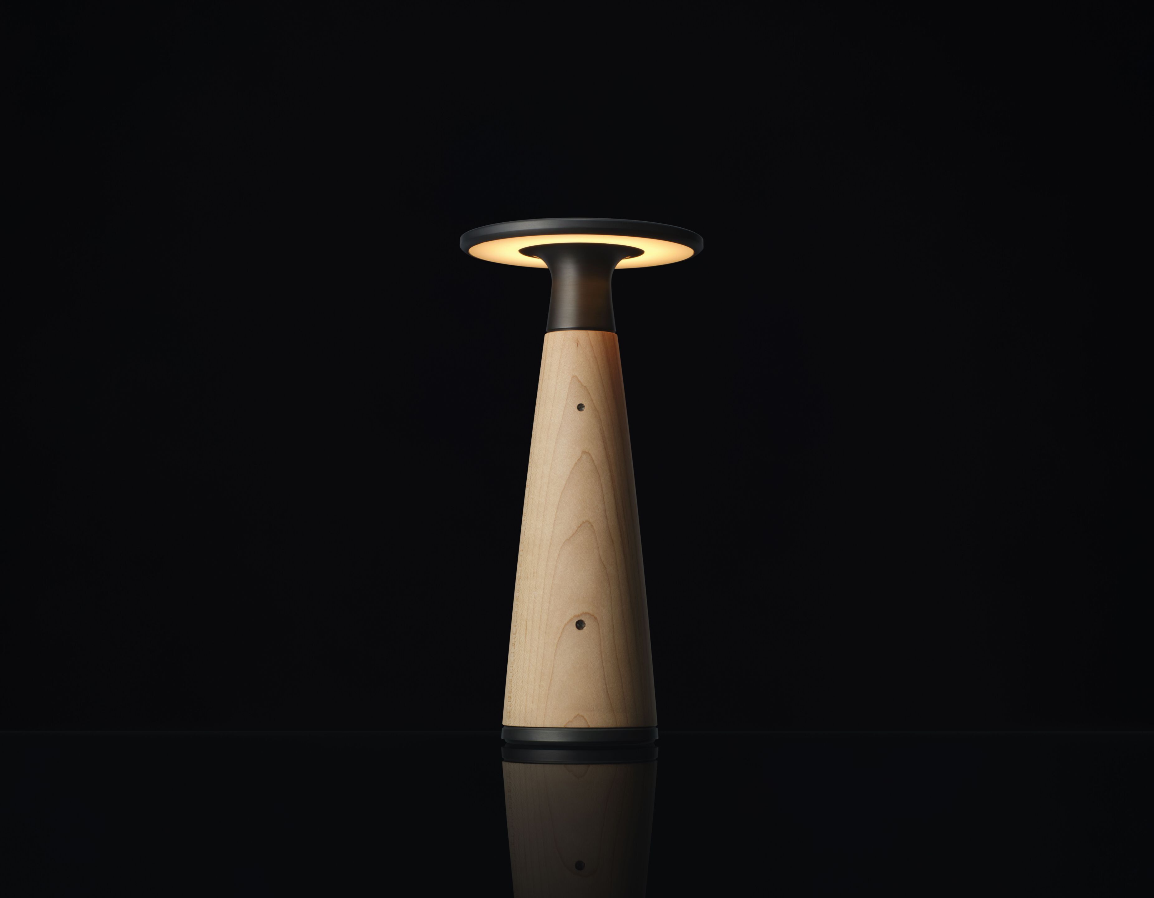 VOSCO Table lamp By Ambientec