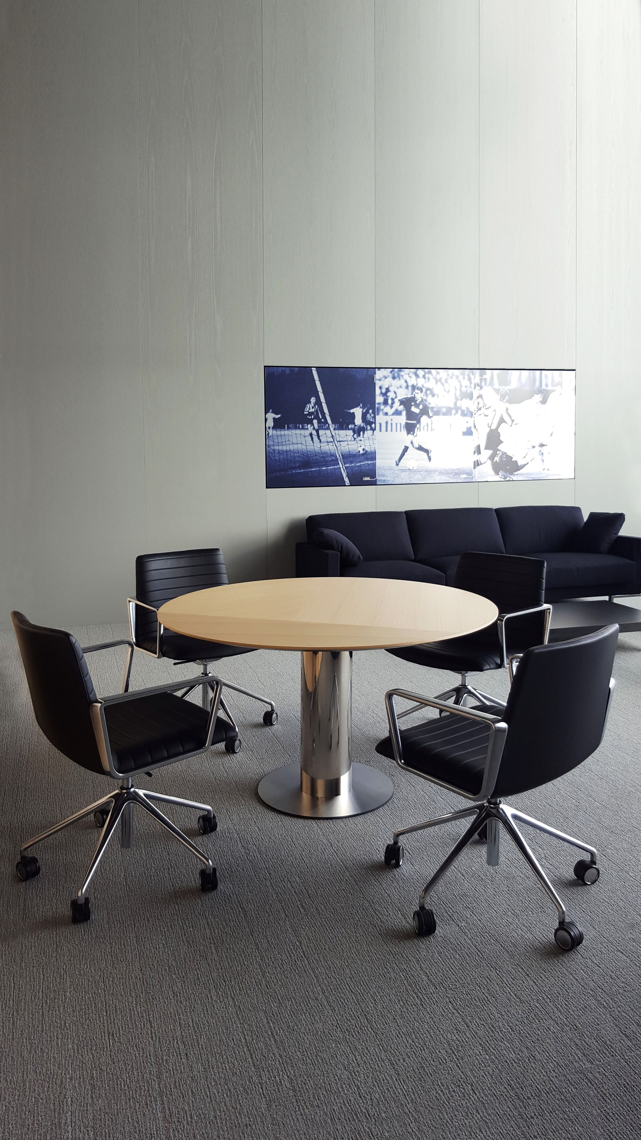 B2B R2 Steel and wood meeting table By José Martínez Medina