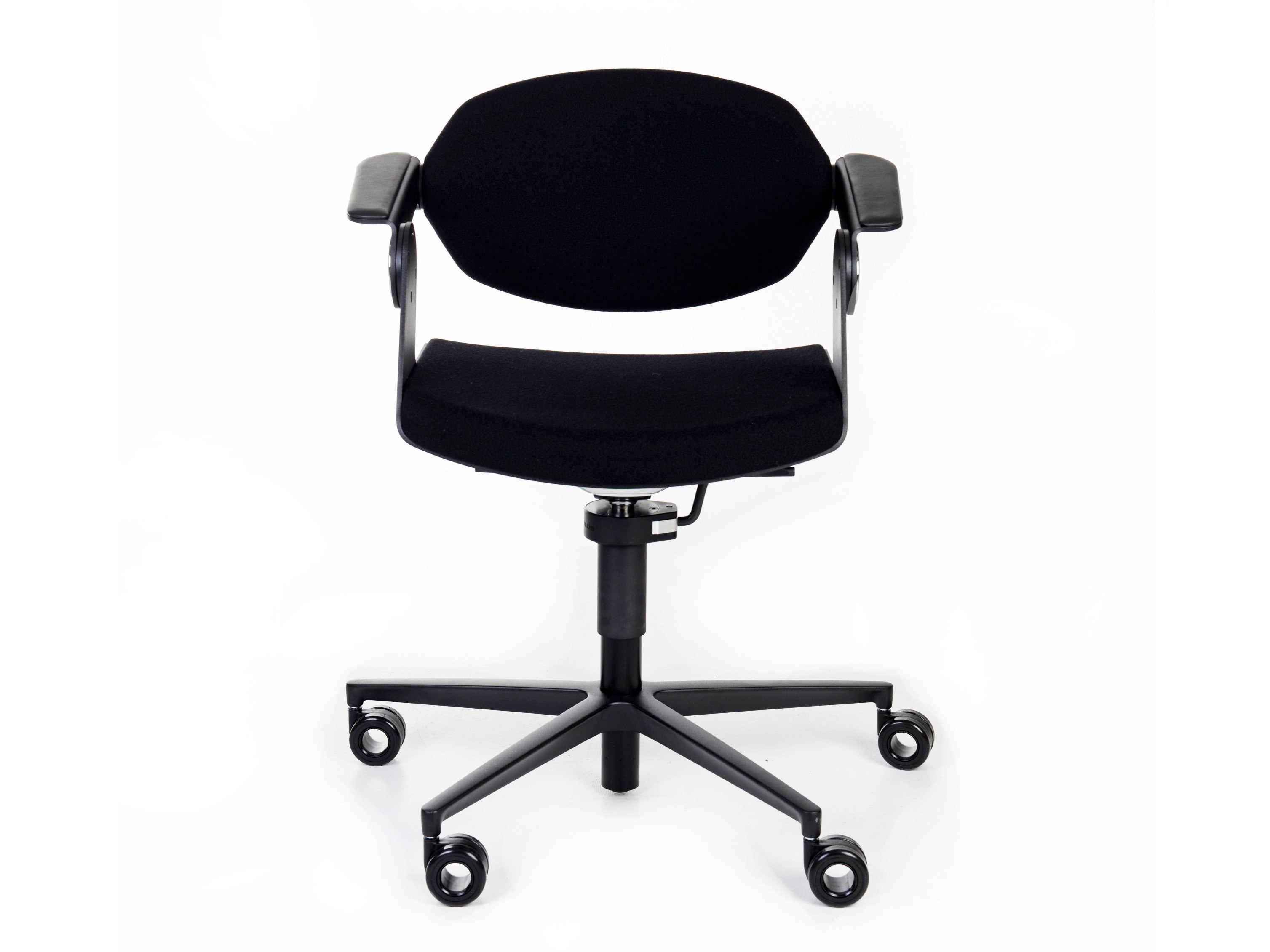 BALANCE.CHAIR Ergonomic swivel office chair with 5-Spoke base By König ...