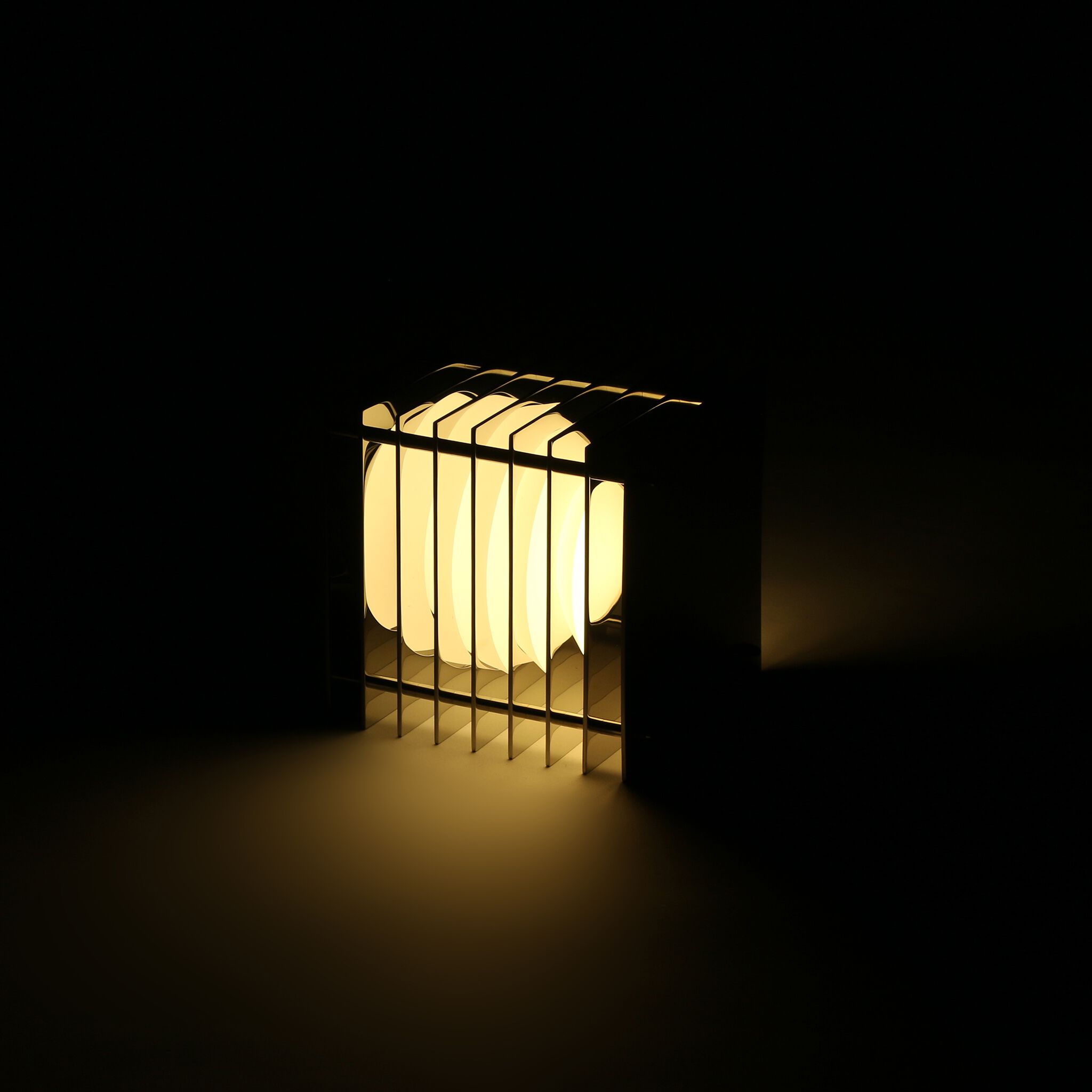 LỚP SMALL SQUARE Table lamp By BằNG