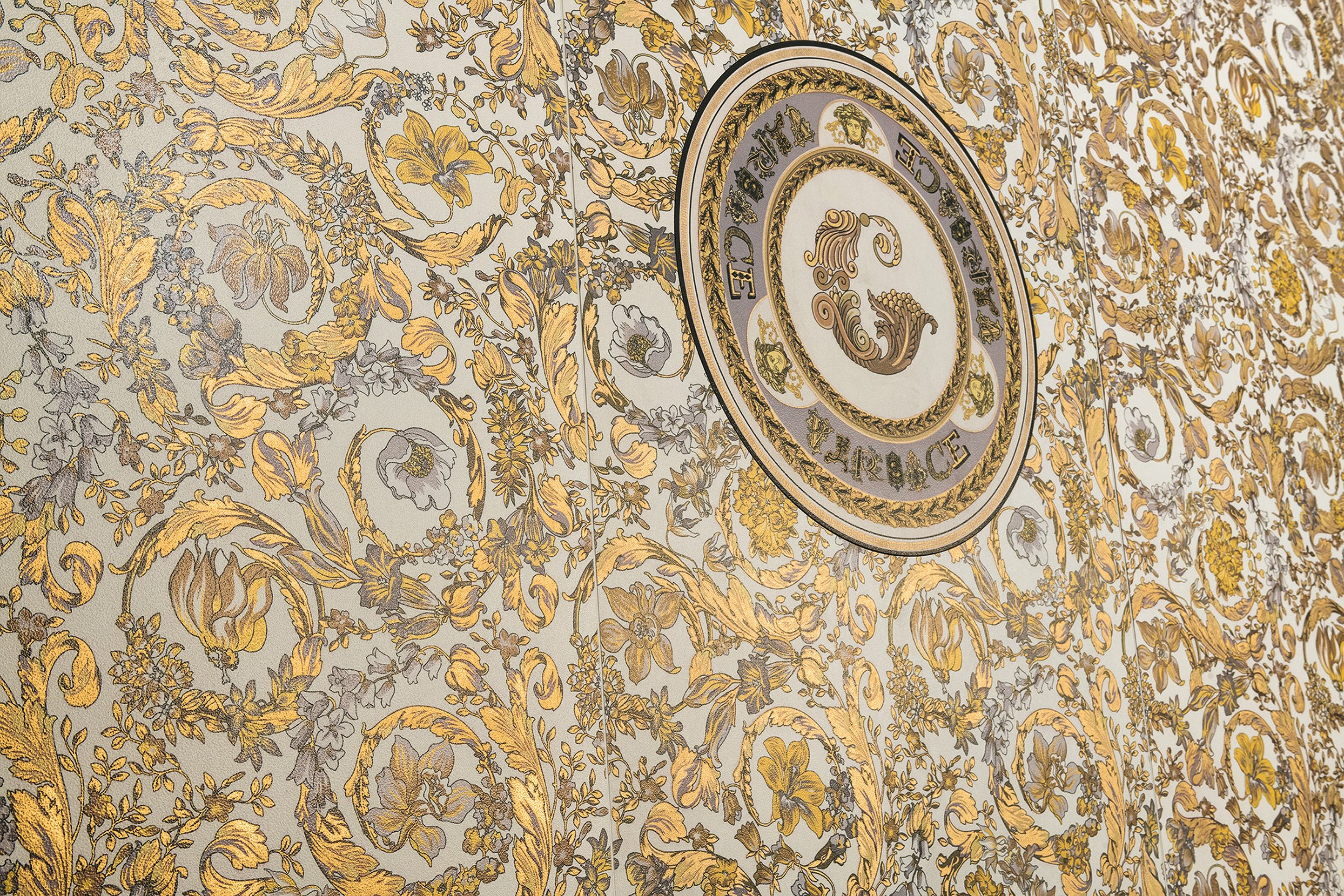 BAROCCO GARDEN Wall tiles By Versace Ceramics
