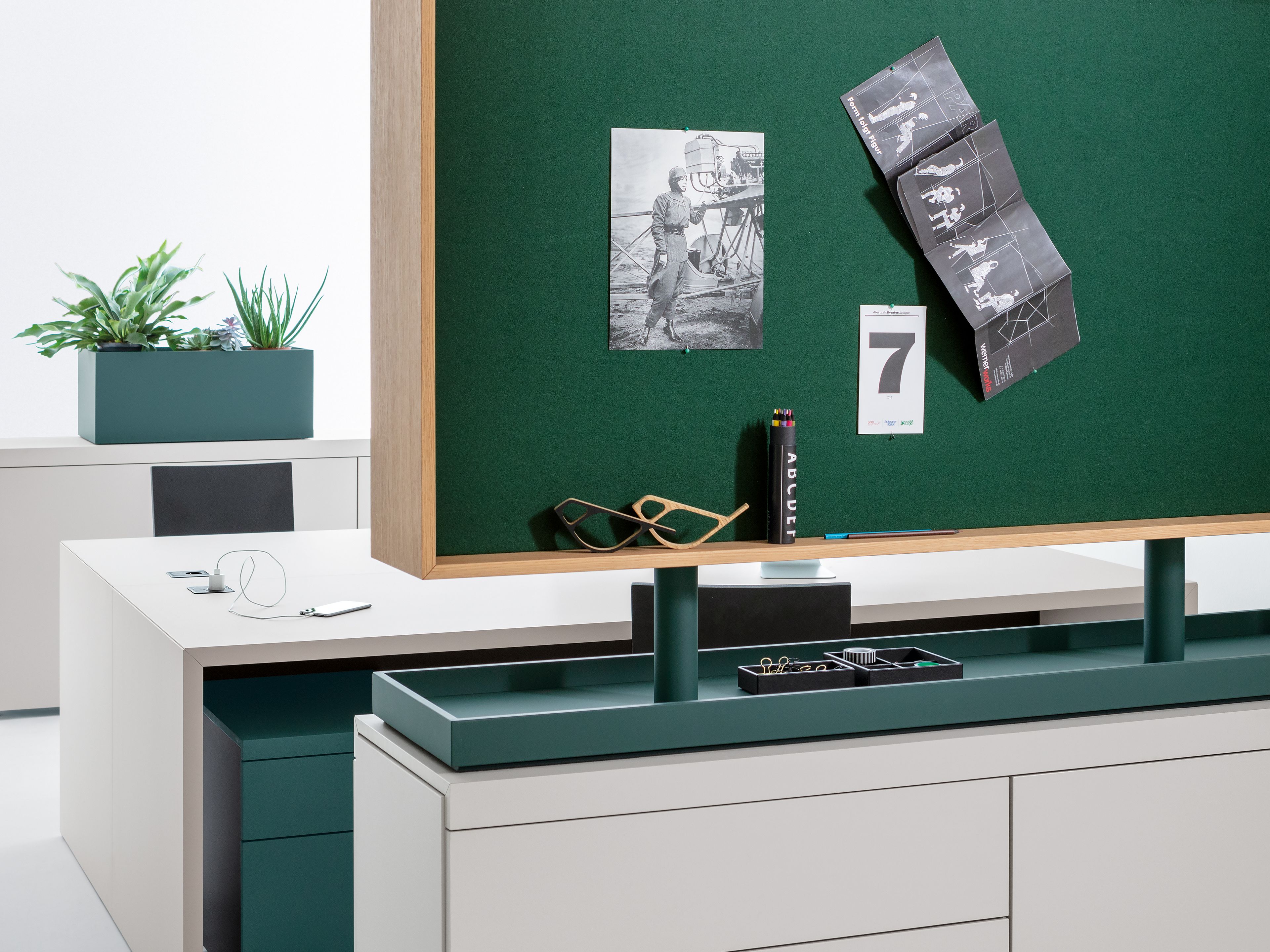 Office pinboard / whiteboard BASIC TOP By werner works design Kinzo