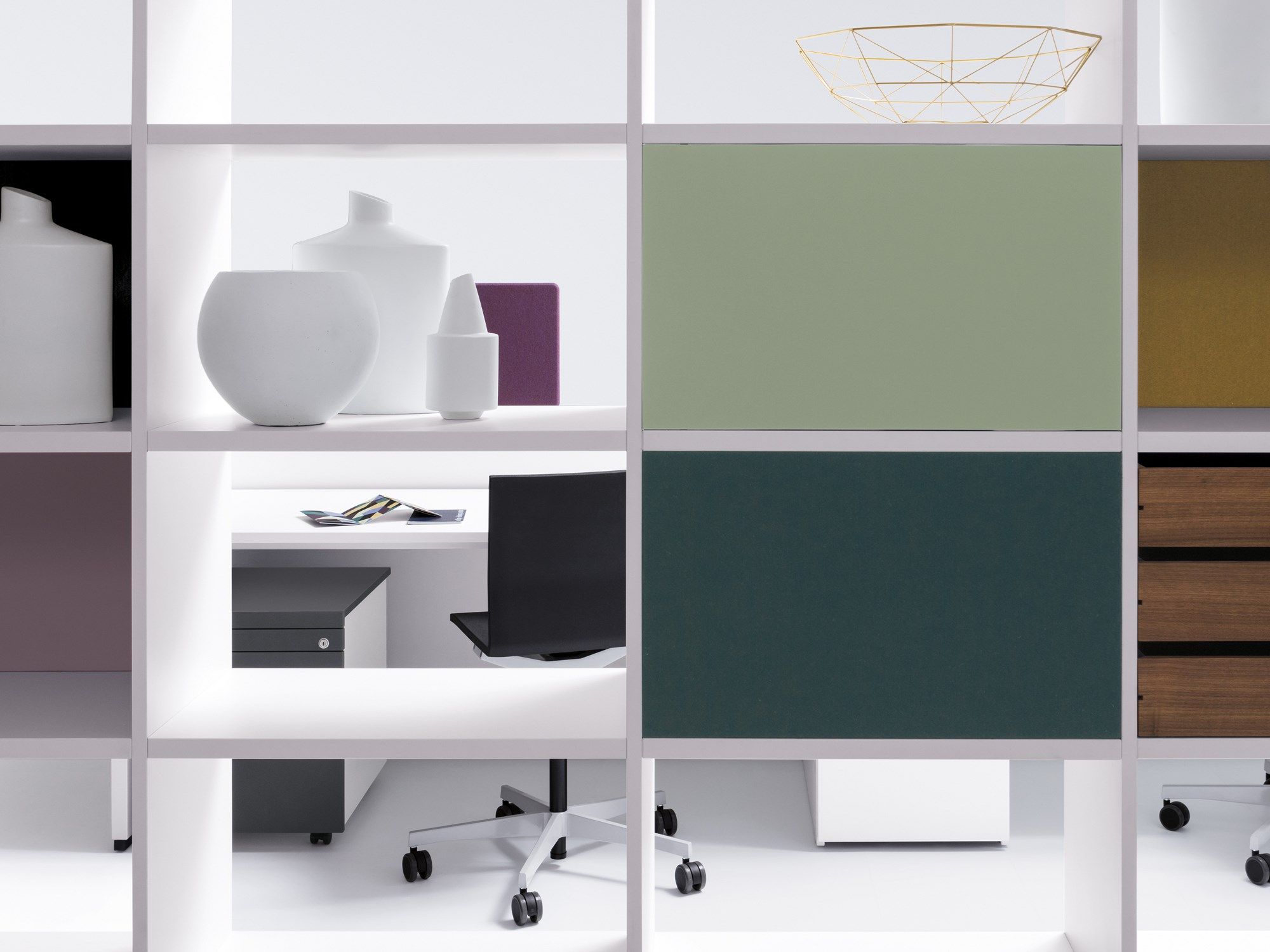 BASIC VIEW | Modular office shelving By werner works