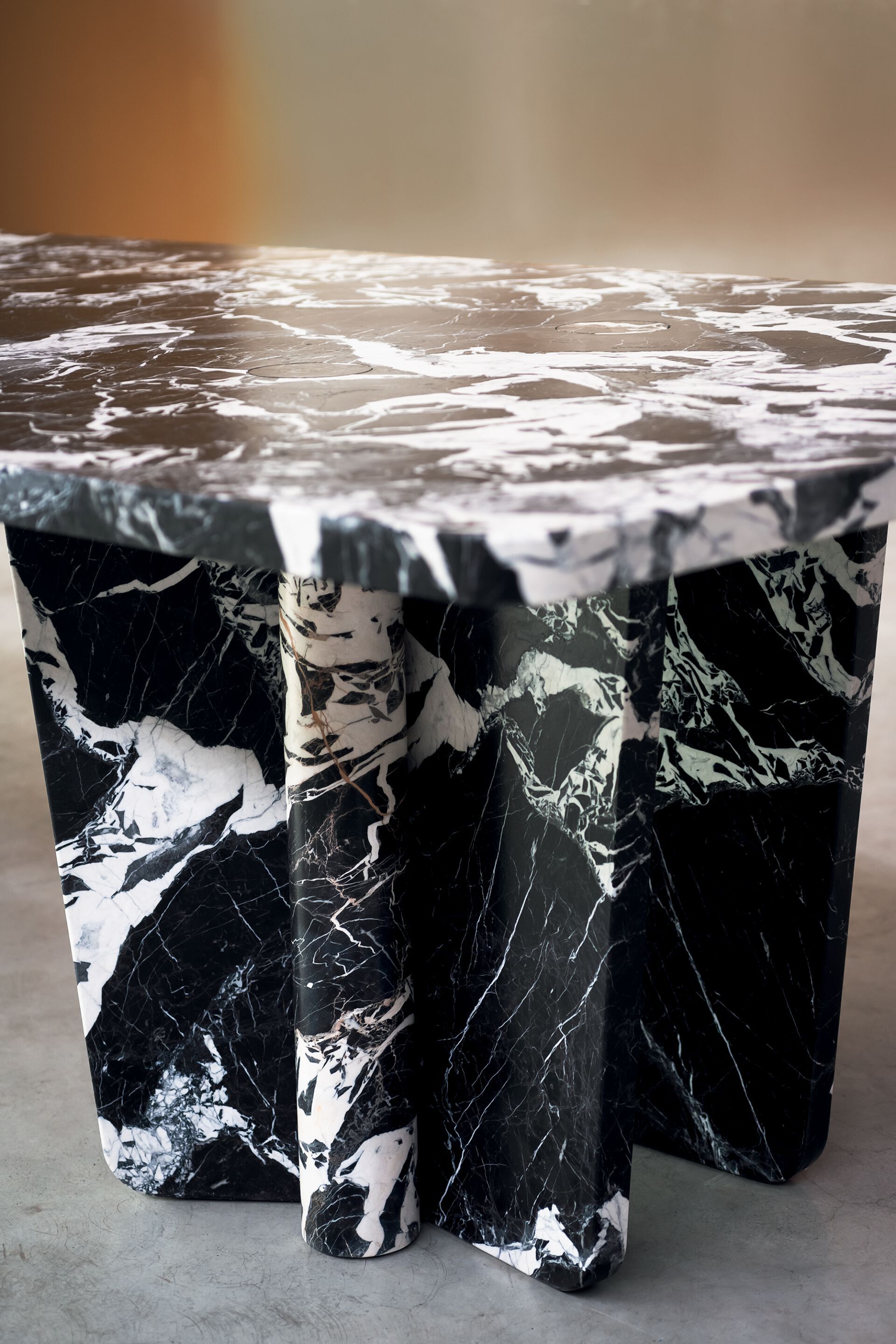 KATE Table By BAXTER