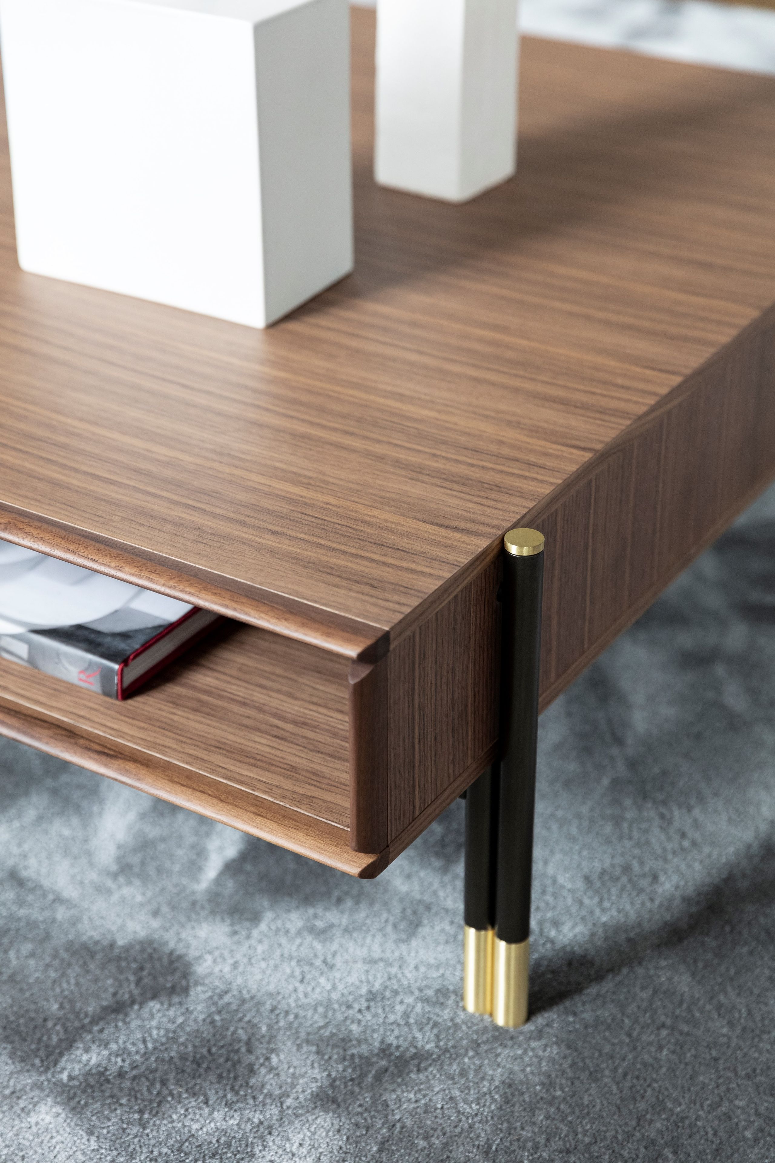 BAYUS | Coffee table By Porada design Gabriele & Oscar Buratti