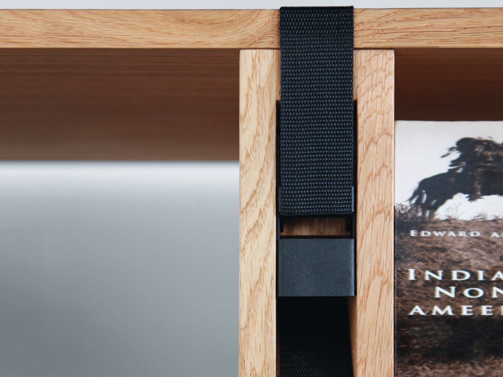 Open sectional wooden bookcase BB21 STRAP By JANUA design Bernd Benninghoff