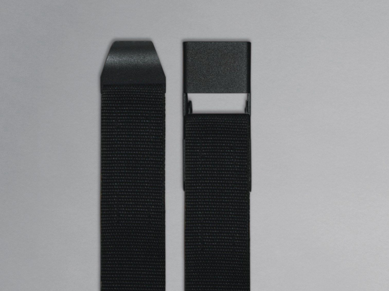 Open sectional wooden bookcase BB21 STRAP By JANUA design Bernd Benninghoff