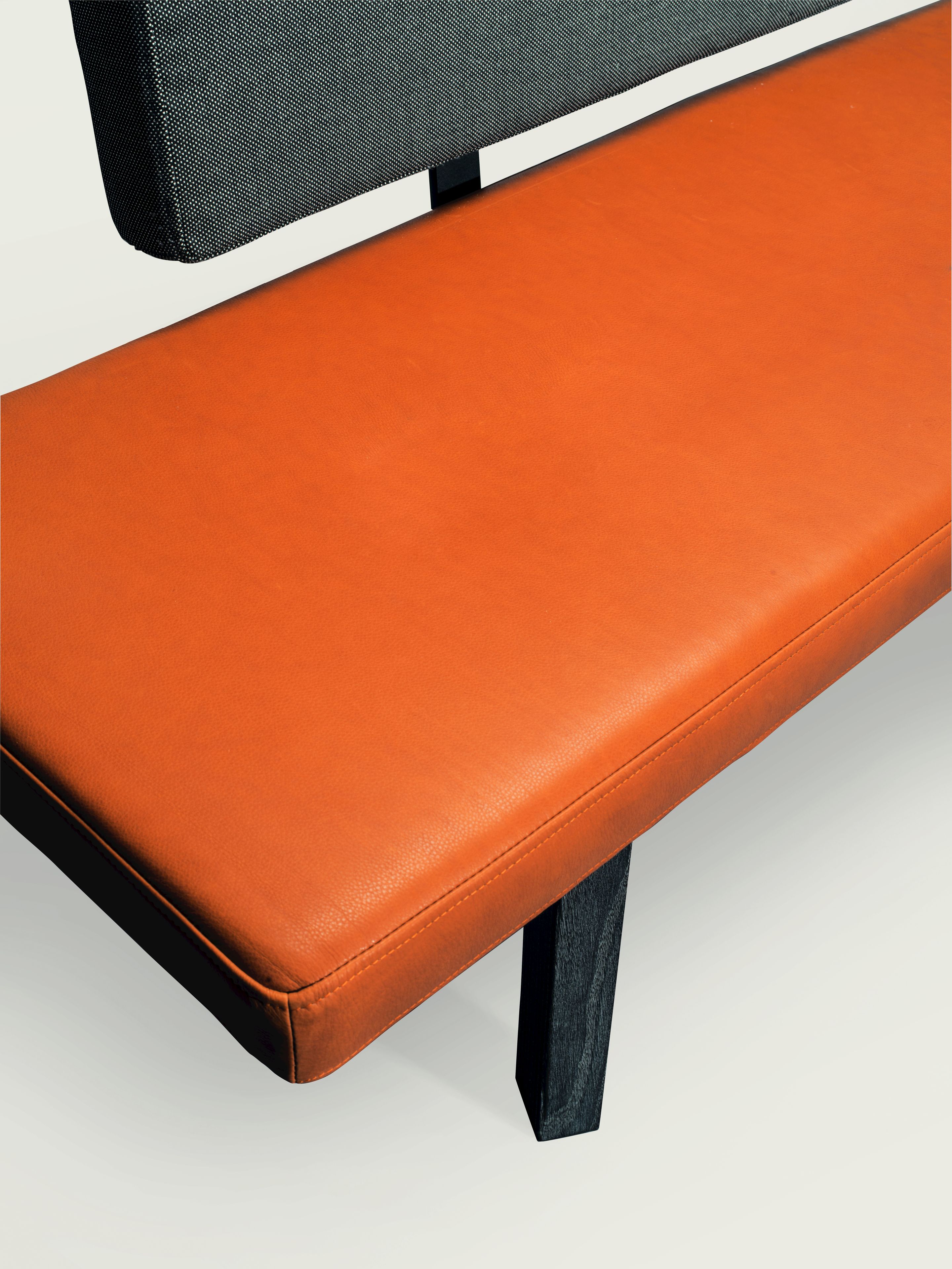 BB 32 | Leather bench Leather bench with back By JANUA