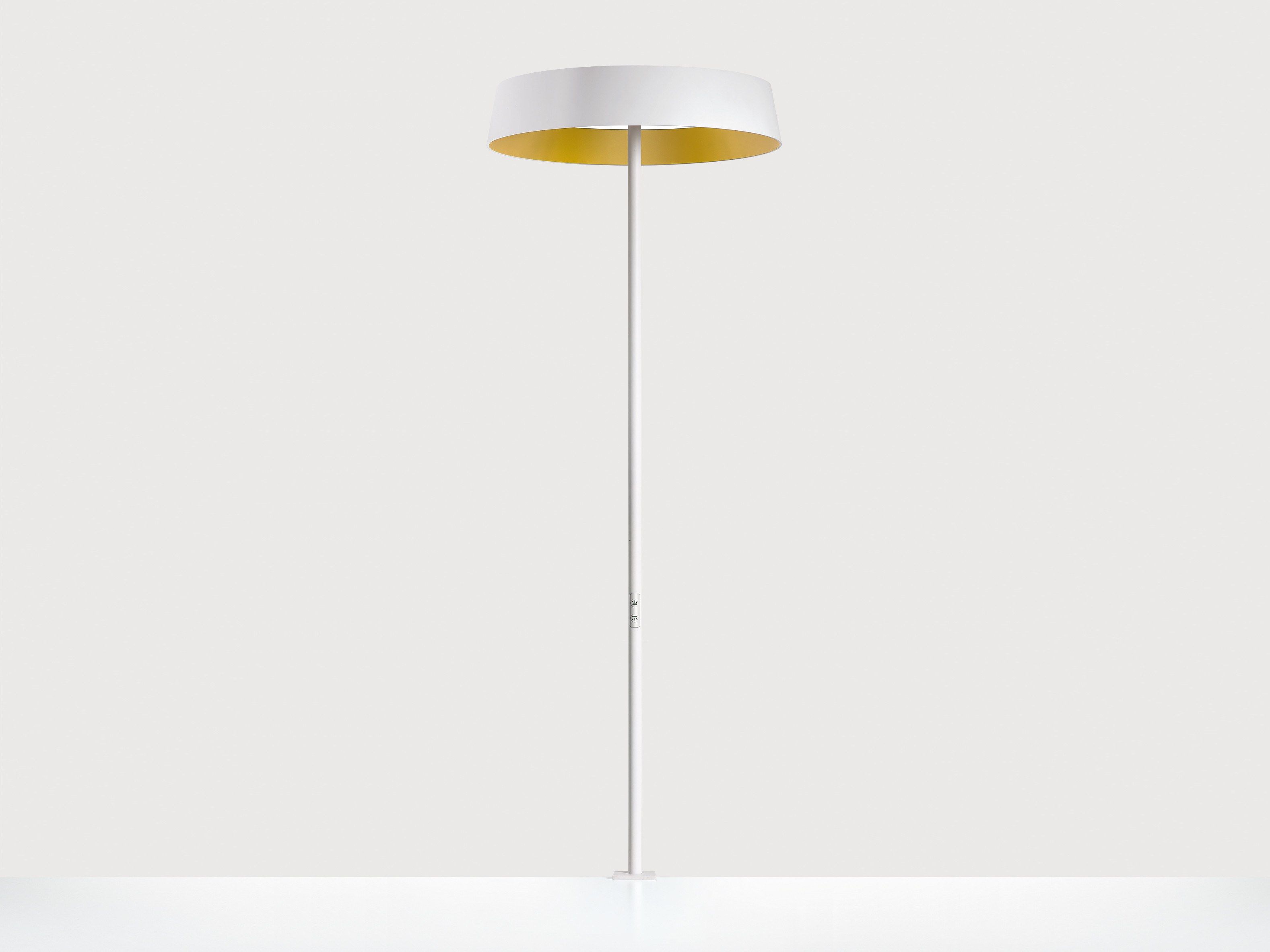 BEAM ME UP T1 desk lamp By Lightnet