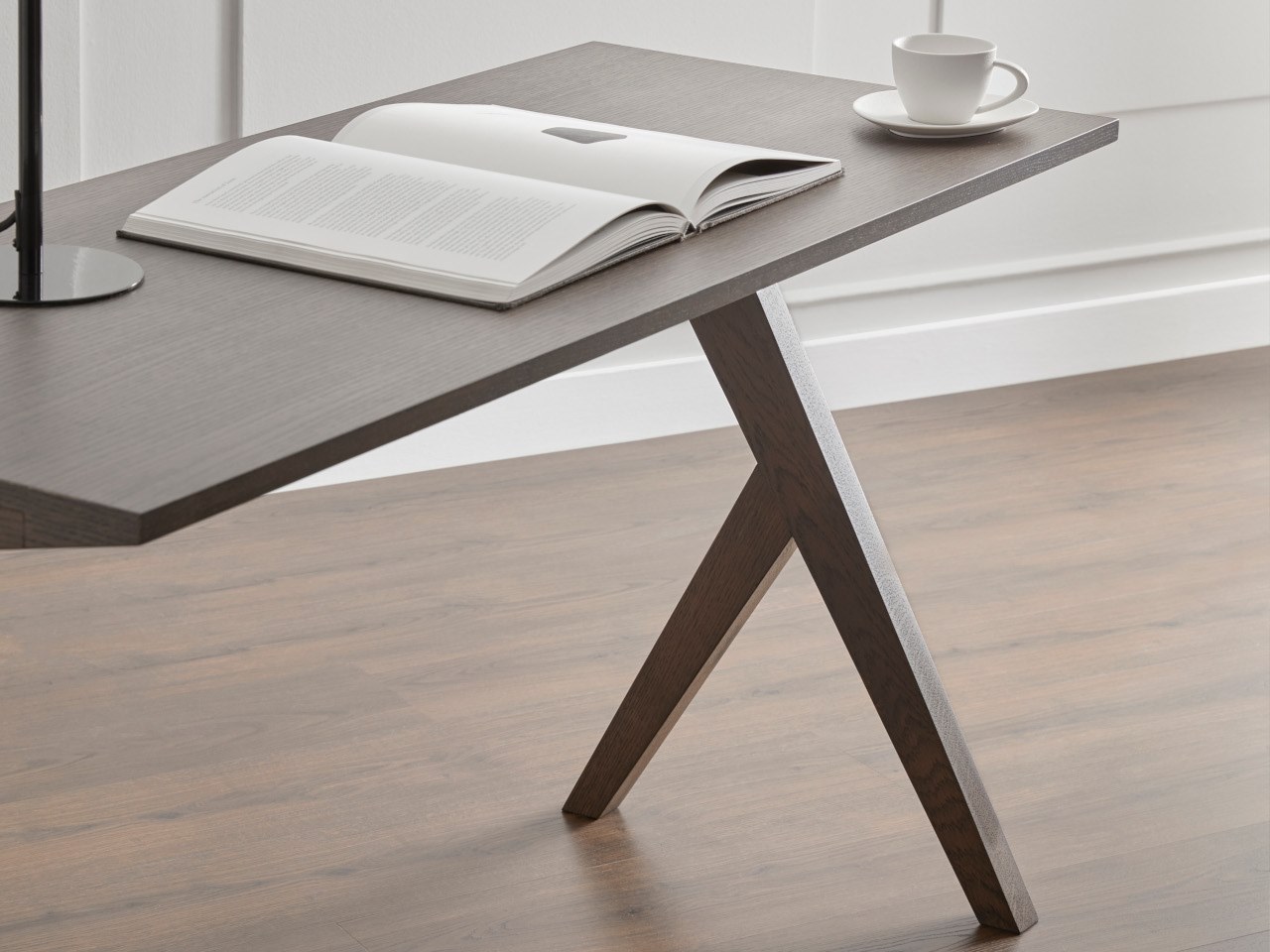 BECO Solid wood writing desk By Kendo Mobiliario | design Luis Alberto ...