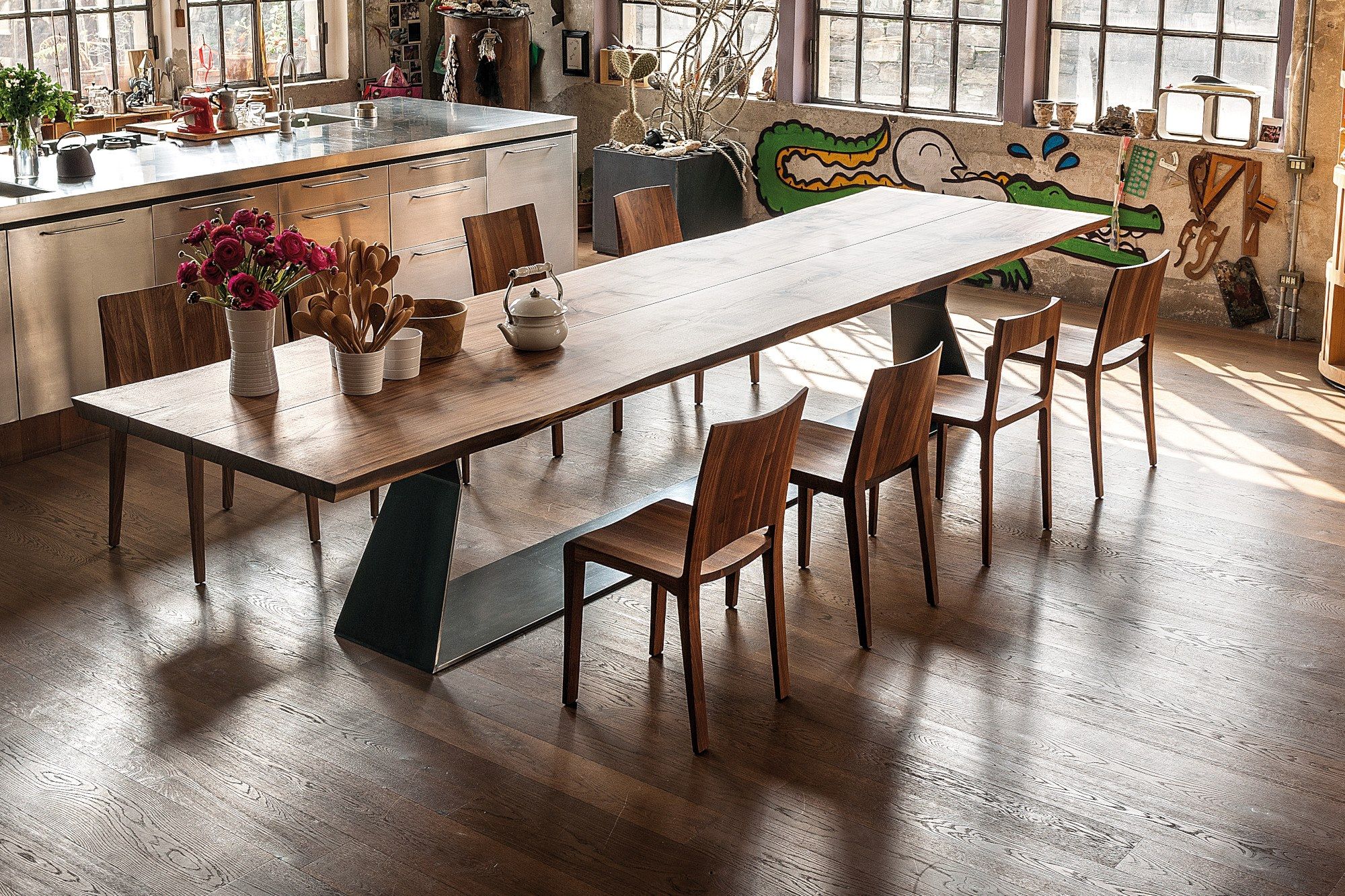 Tavolo con piano in legno massello e base in ferro BEDROCK PLANK C By ...