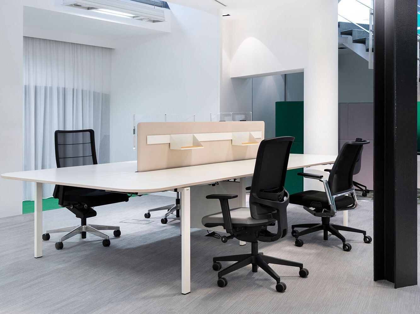 Scrivania componibile operativa in melamina BASIC Workbench - BENE ...