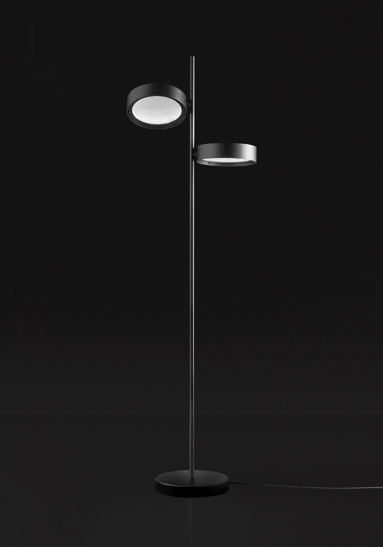 BERLIN Adjustable metal floor lamp with dimmer By Oluce | design ...
