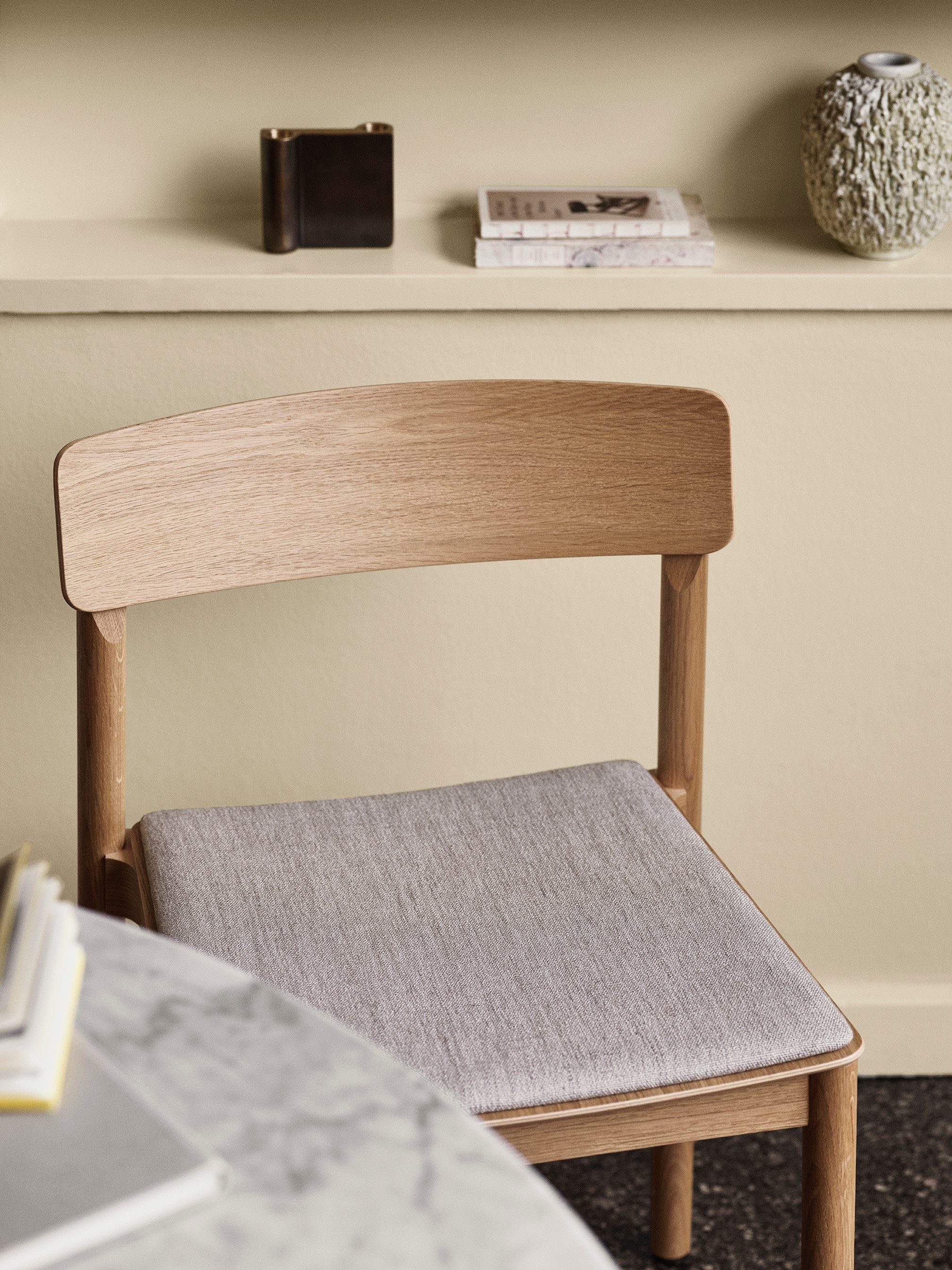 BETTY TK3 椅子 By &Tradition | design Sami Kallio, Jakob Thau