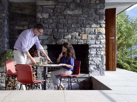 BISTRO STAND-UP TABLE Tavolo alto rotondo con base in acciaio e piano ...