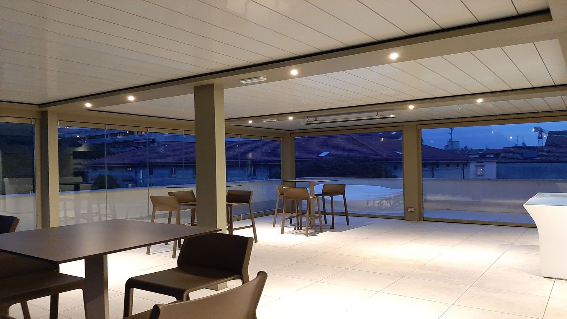 BLADE 180 | Wall-mounted pergola Wall-mounted aluminium pergola with ...