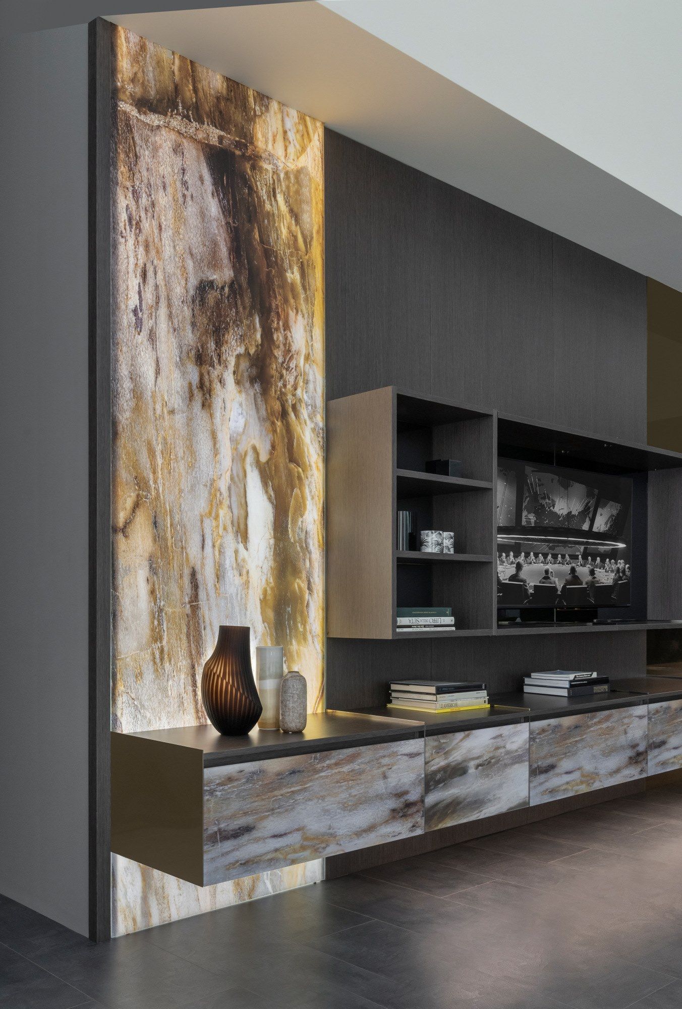 BLADE DAY SYSTEM | TV wall system By Sicis design Massimiliano Raggi