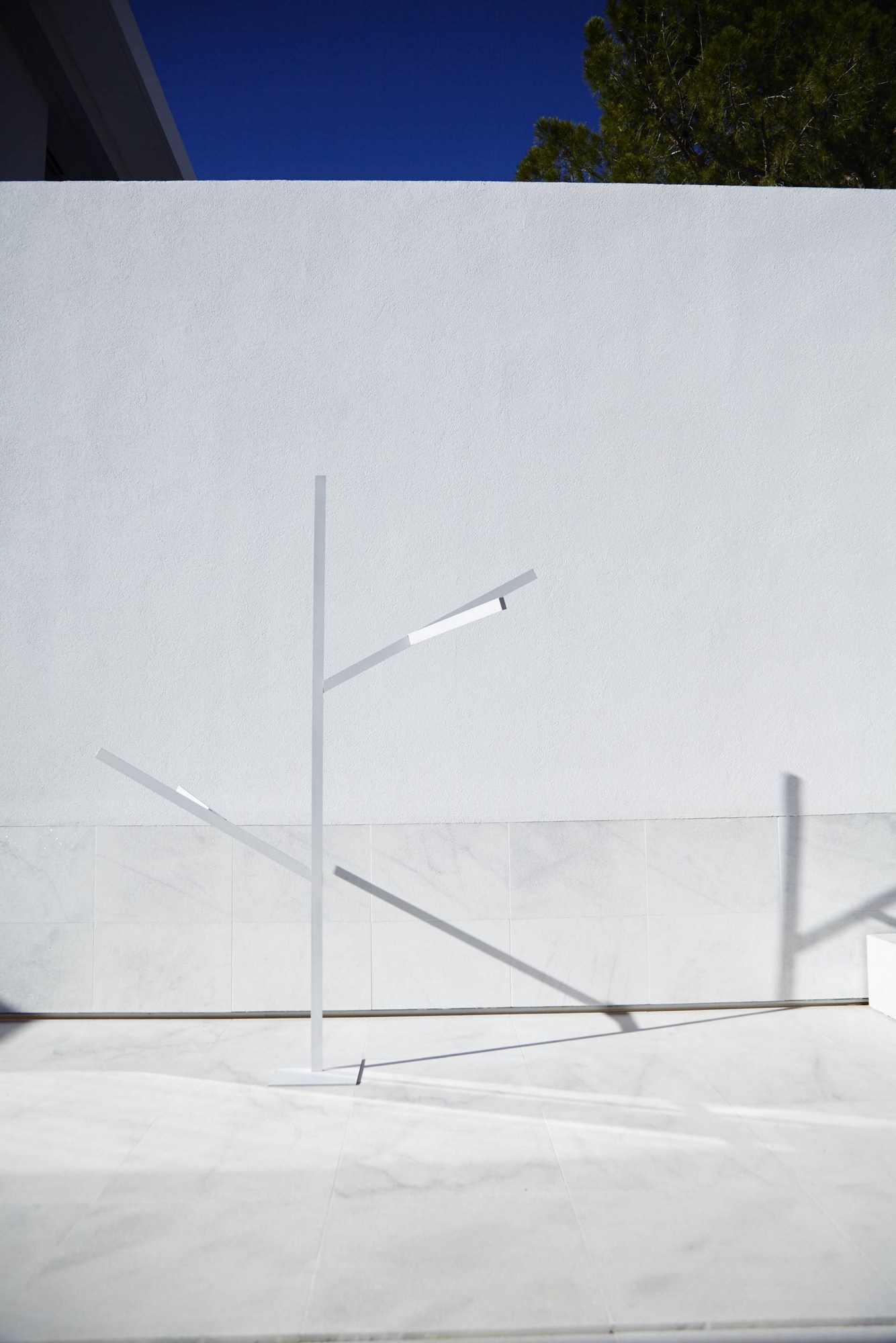 LED aluminium Floor lamp ARBOL BLAU By GANDIA BLASCO design Fran Silvestre