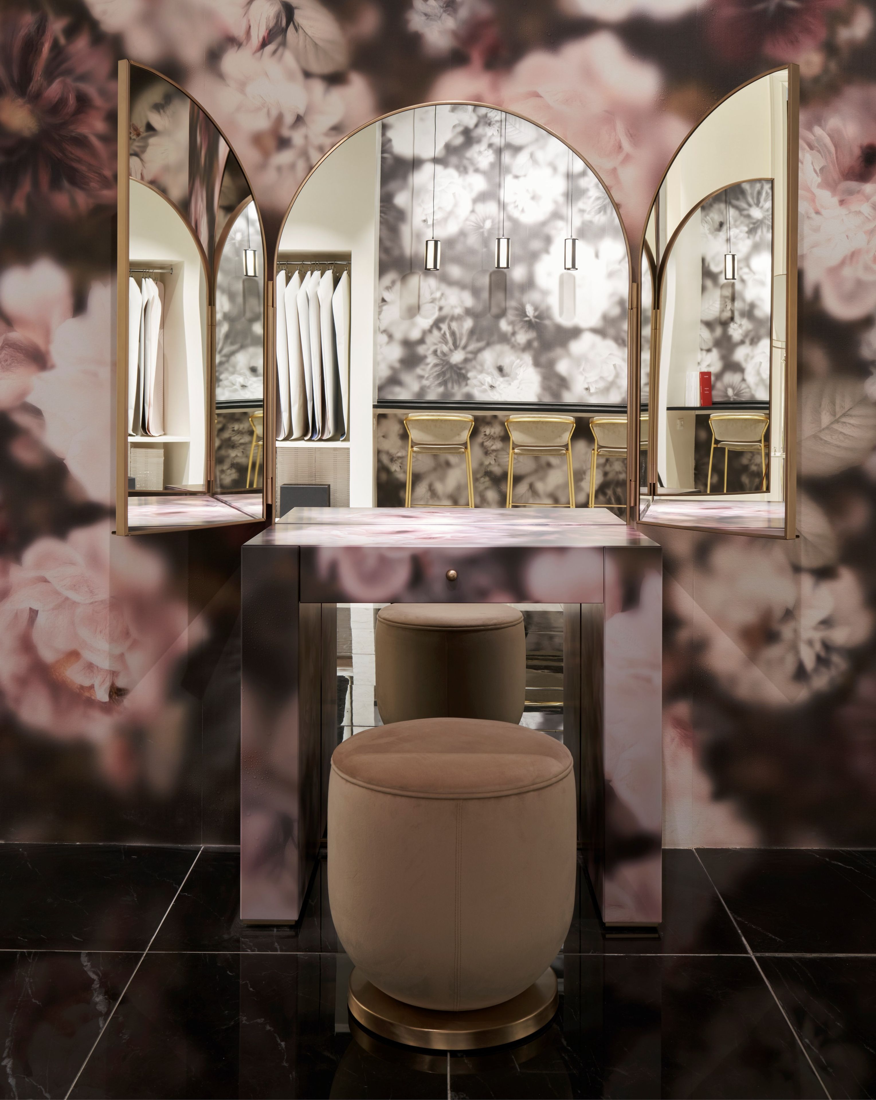 BLOSSOM Wooden dressing table By Devon&Devon | design Marcel Wanders