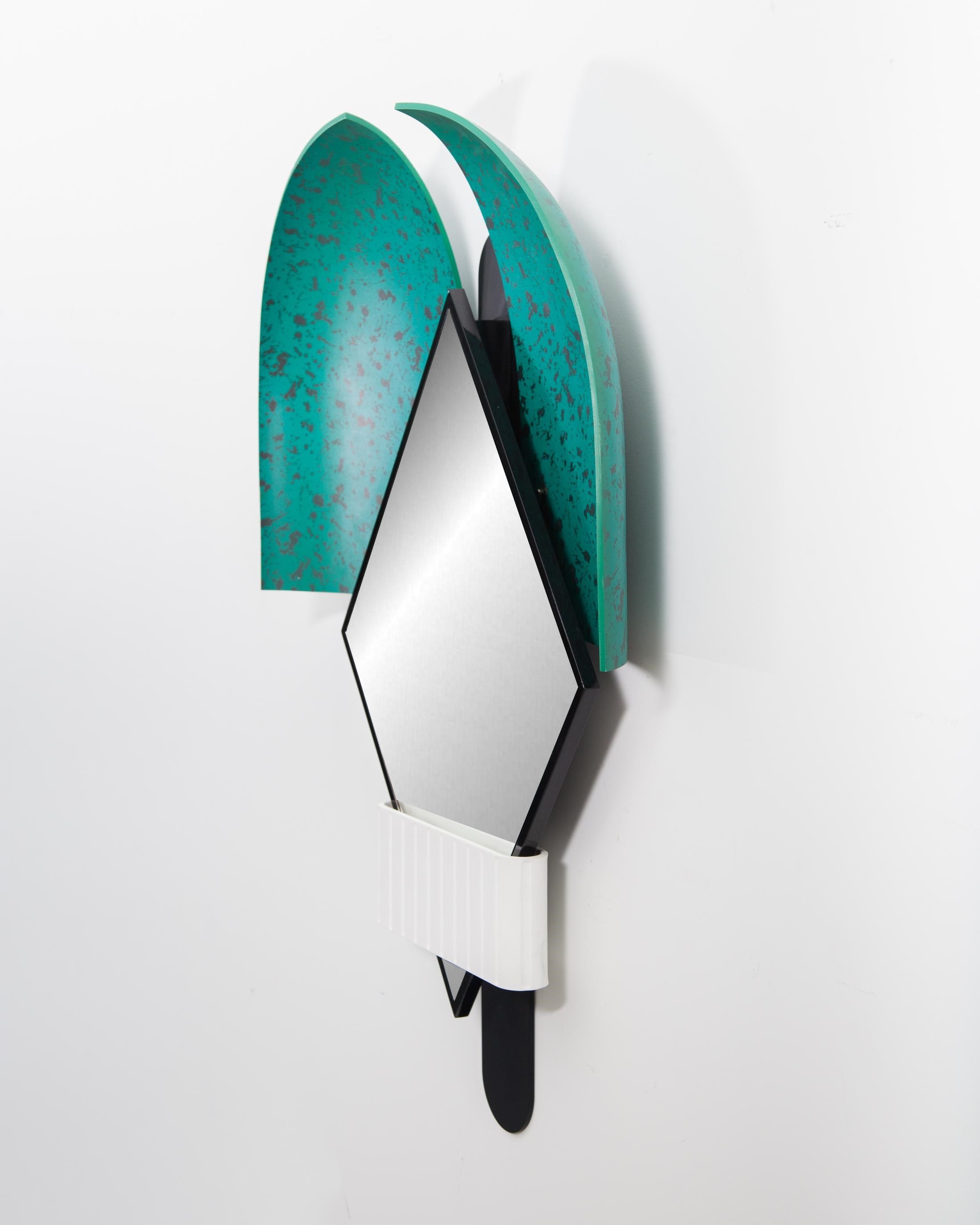 Contemporary style mirror BONNET By Houtique design Elena Salmistraro