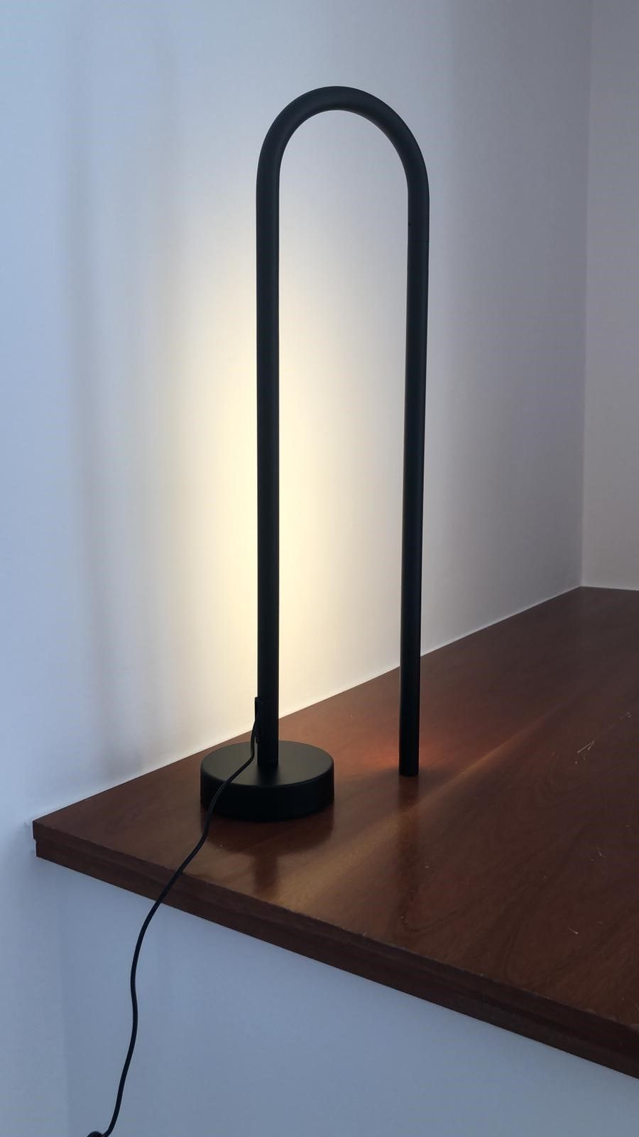 BOW LED adjustable table lamp with dimmer By Nexia | design Nahtrang design