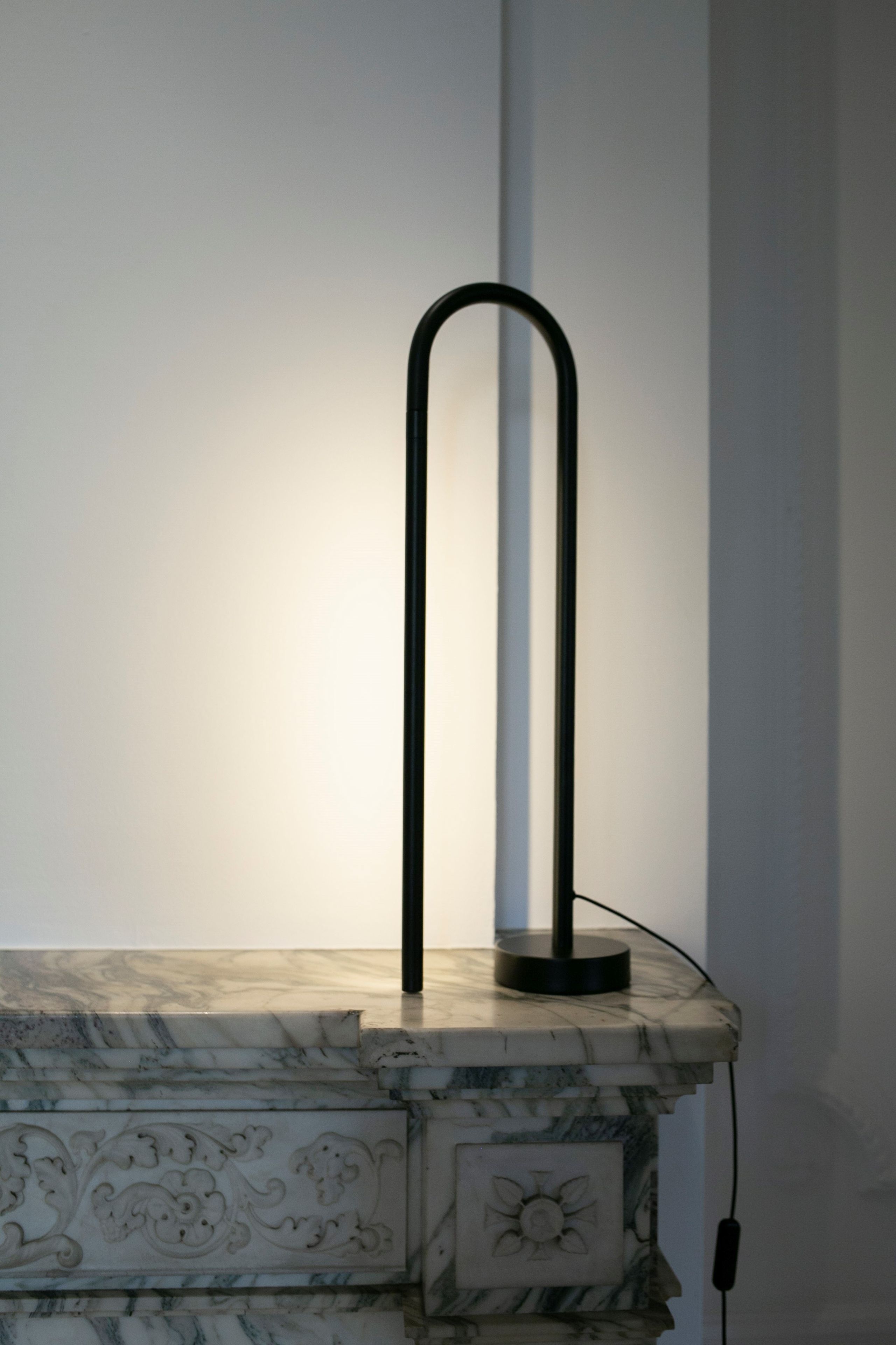 BOW LED adjustable table lamp with dimmer By Nexia | design Nahtrang design