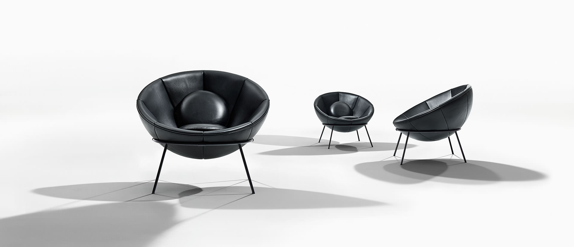 BOWL CHAIR Poltrona in pelle o tessuto By Arper | design Lina Bo Bardi