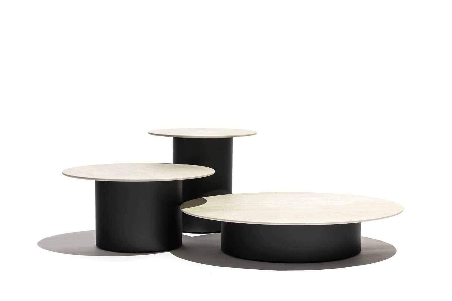 BRANTA Low round coffee table By Todus | design Studio Segers