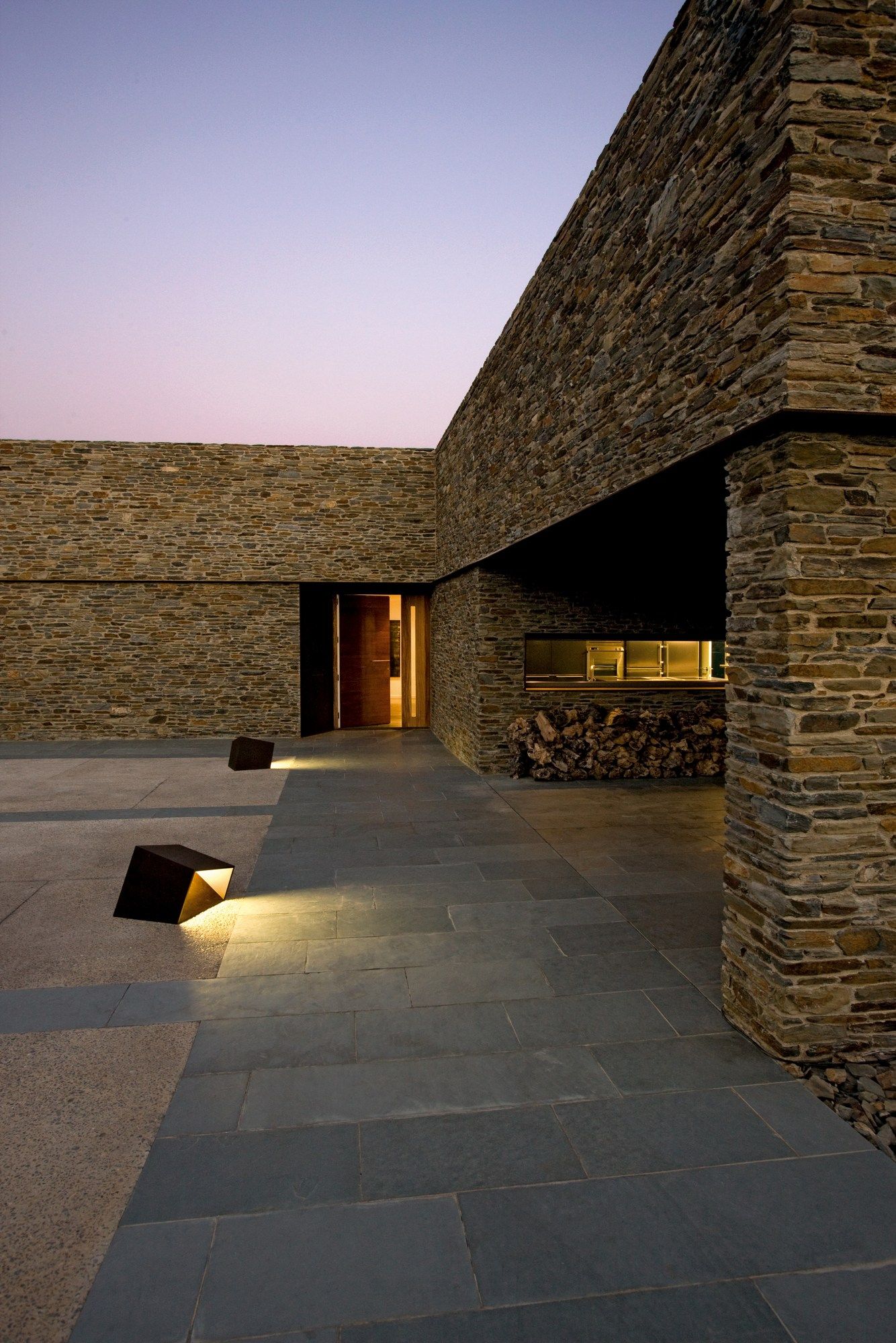 BREAK Segnapasso a LED per esterni By Vibia | design Xuclà & Alemany