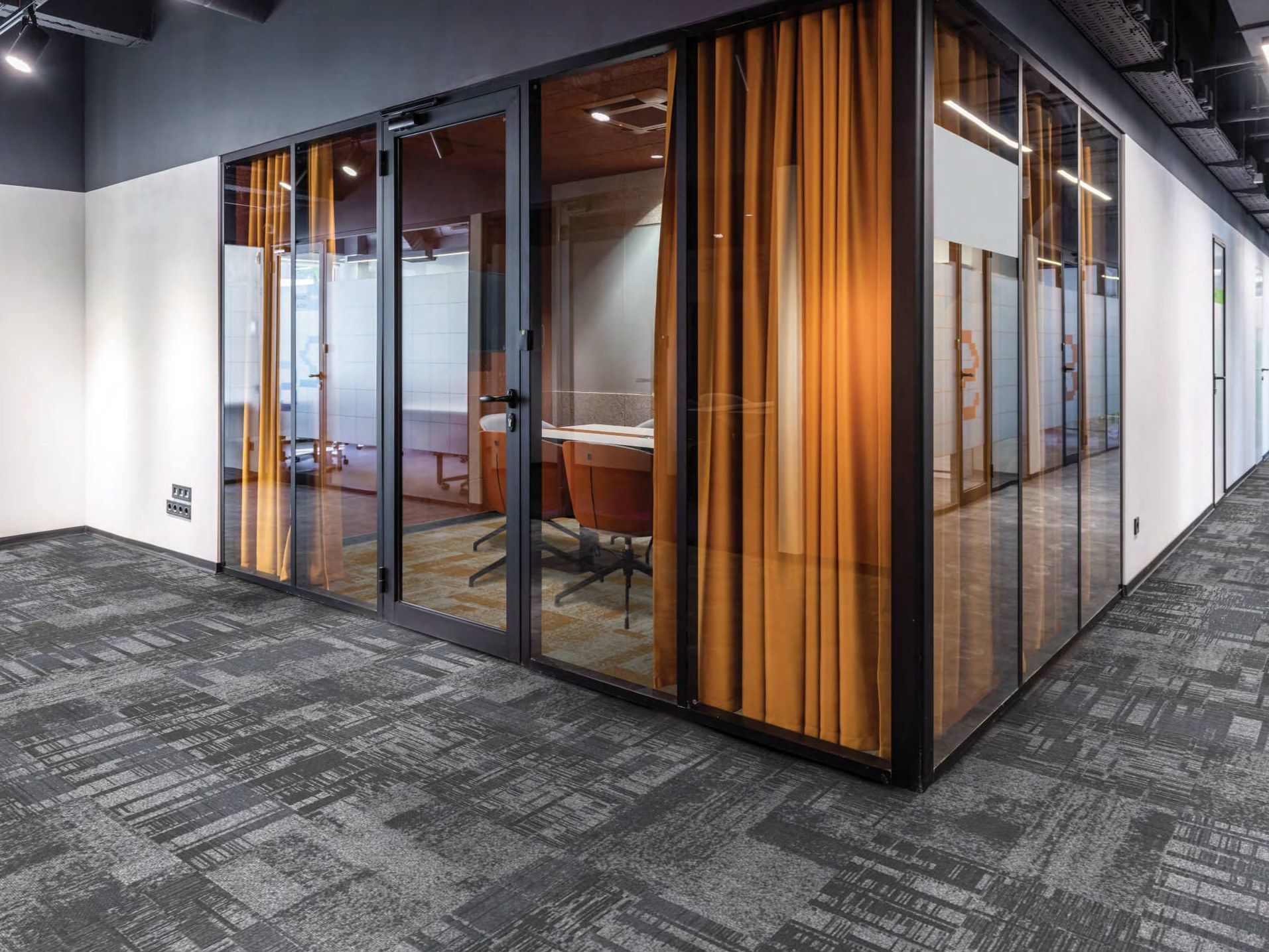 BREATHE Carpet tiles By Carpets Inter