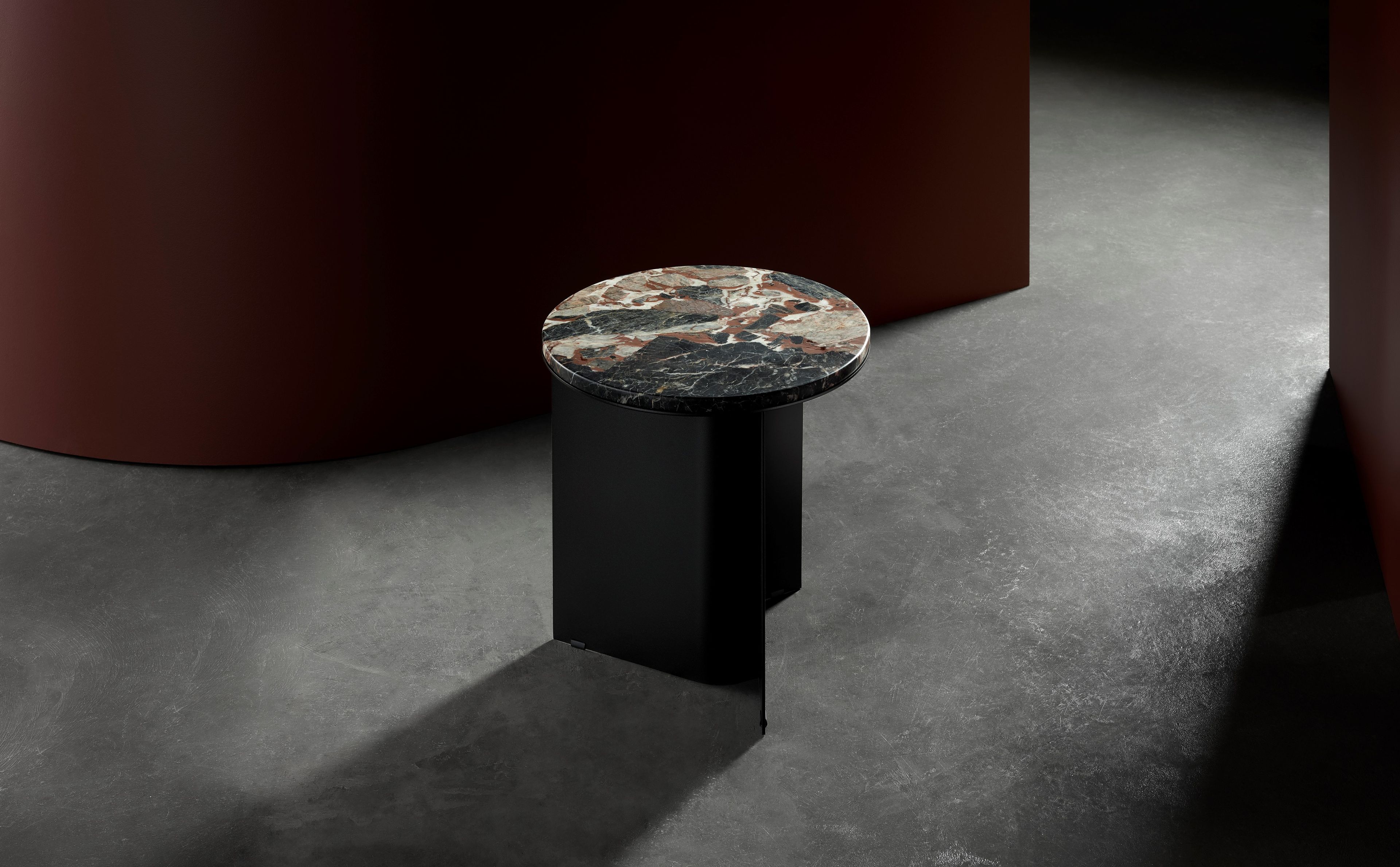 BREEZE | Round coffee table By Ross Gardam